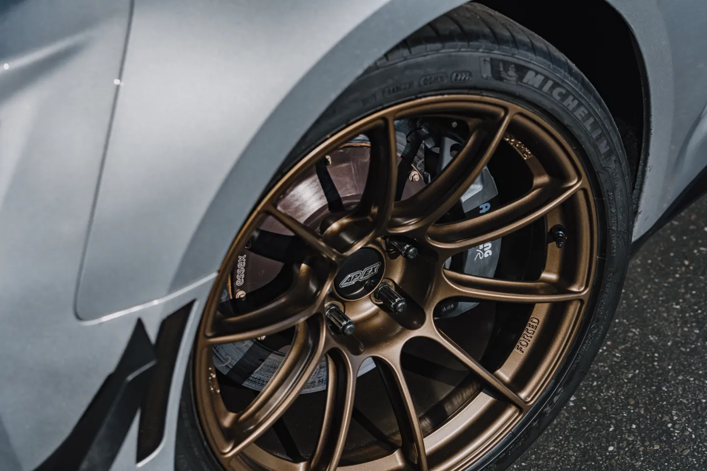 Chevrolet 6th Gen Camaro ZL1 1LE with 19" SM-10RS Wheels in Satin Bronze