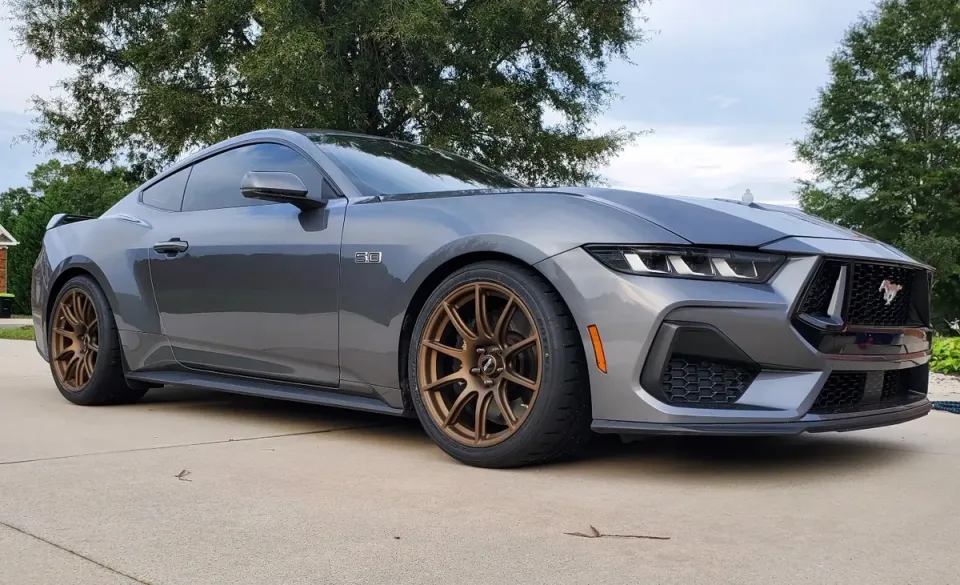 Ford S650 Mustang GT with 19" SM-10 Wheels in Satin Bronze