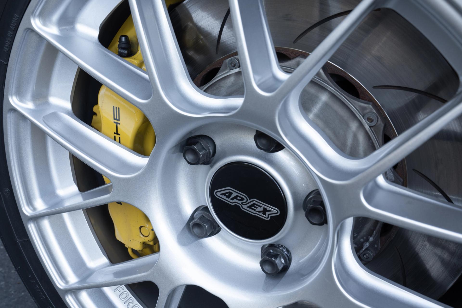 Porsche 911 997 GT3 RS with 18" EC-7RS Wheels in Race Silver