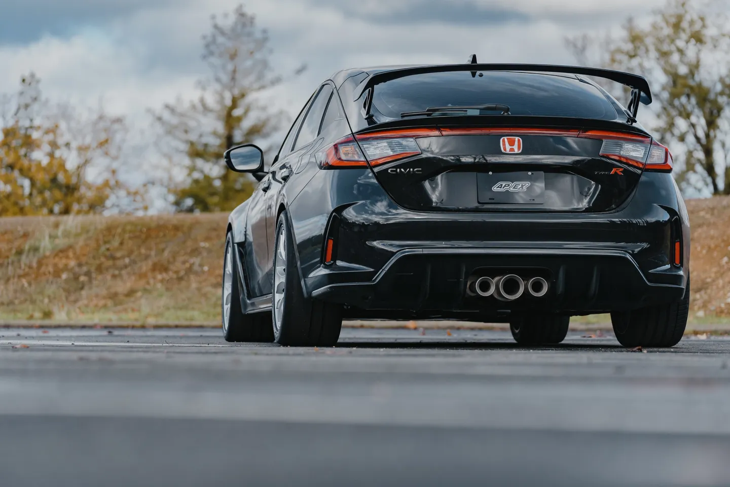 Honda FL5 Civic Type-R with 18" EC-7 Wheels in Race Silver