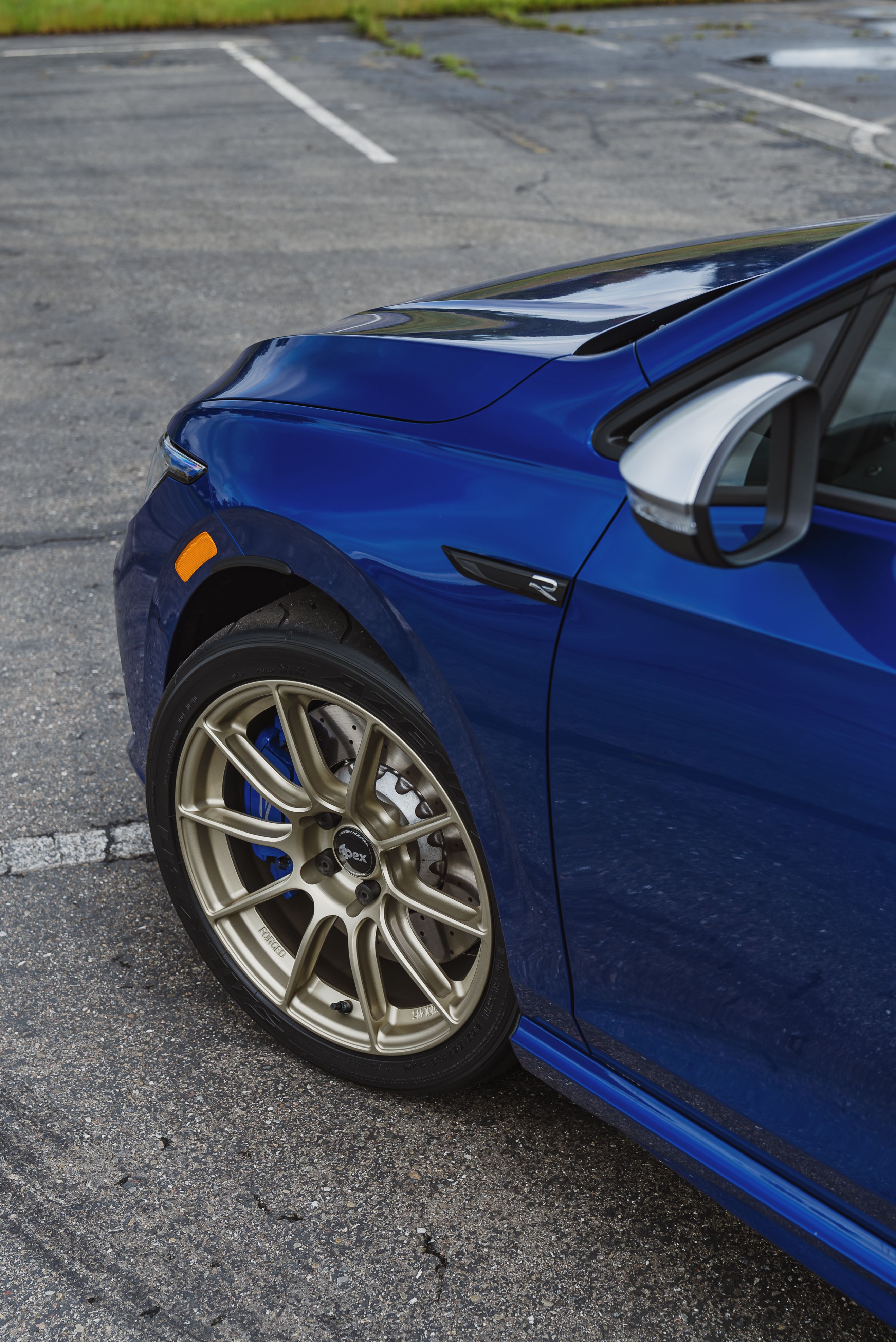 VW MK8 Golf R with 18" SM-10RS Wheels in Motorsport Gold