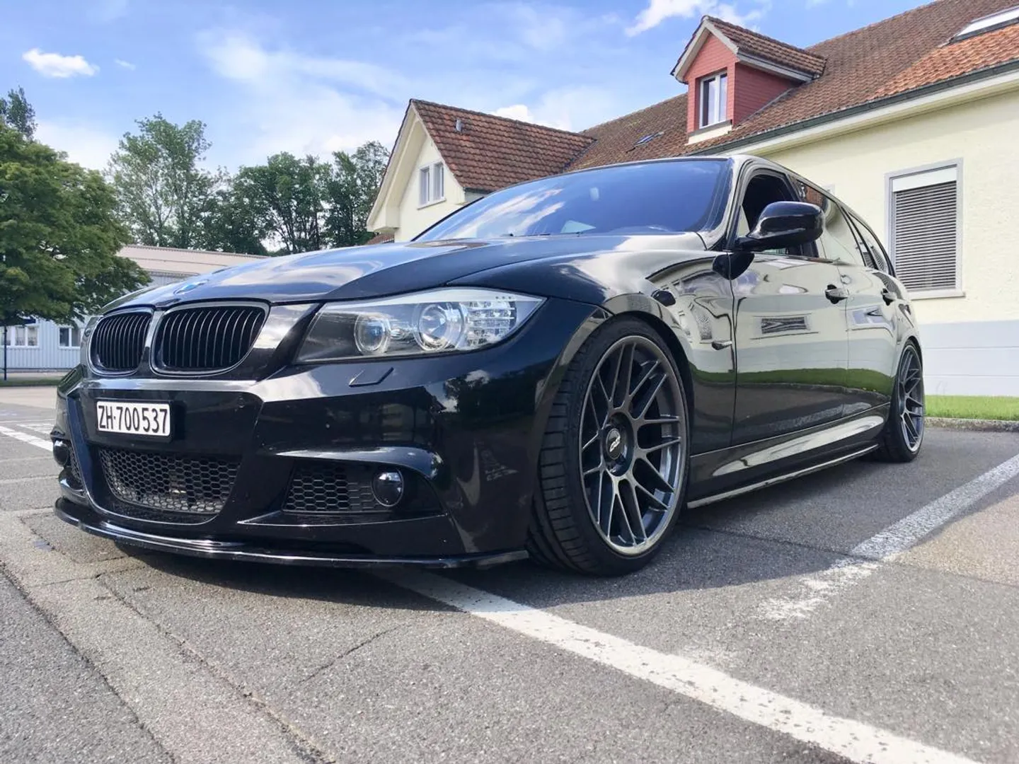 BMW E91 LCI Wagon 3 Series with 19" ARC-8 Wheels in Anthracite