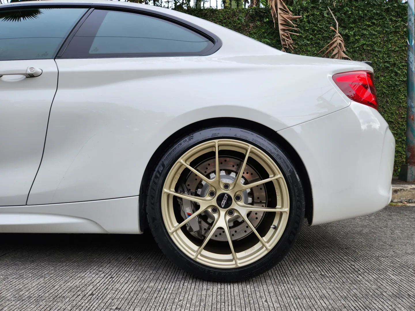 BMW F87 M2 with 19" VS-5RS Wheels in Motorsport Gold