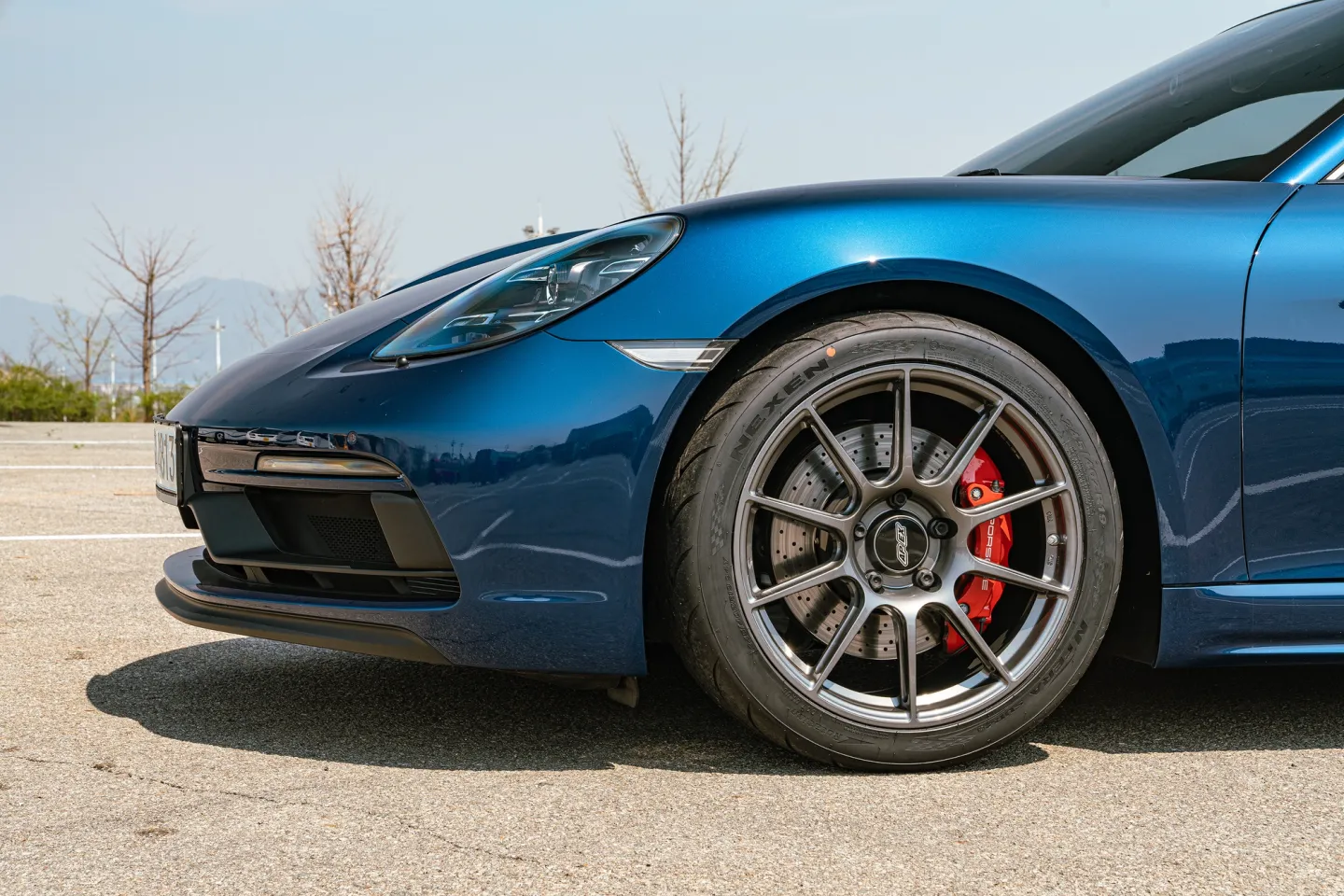 Porsche 718 Cayman GTS 4.0L with 19" SM-10 Wheels in Anthracite