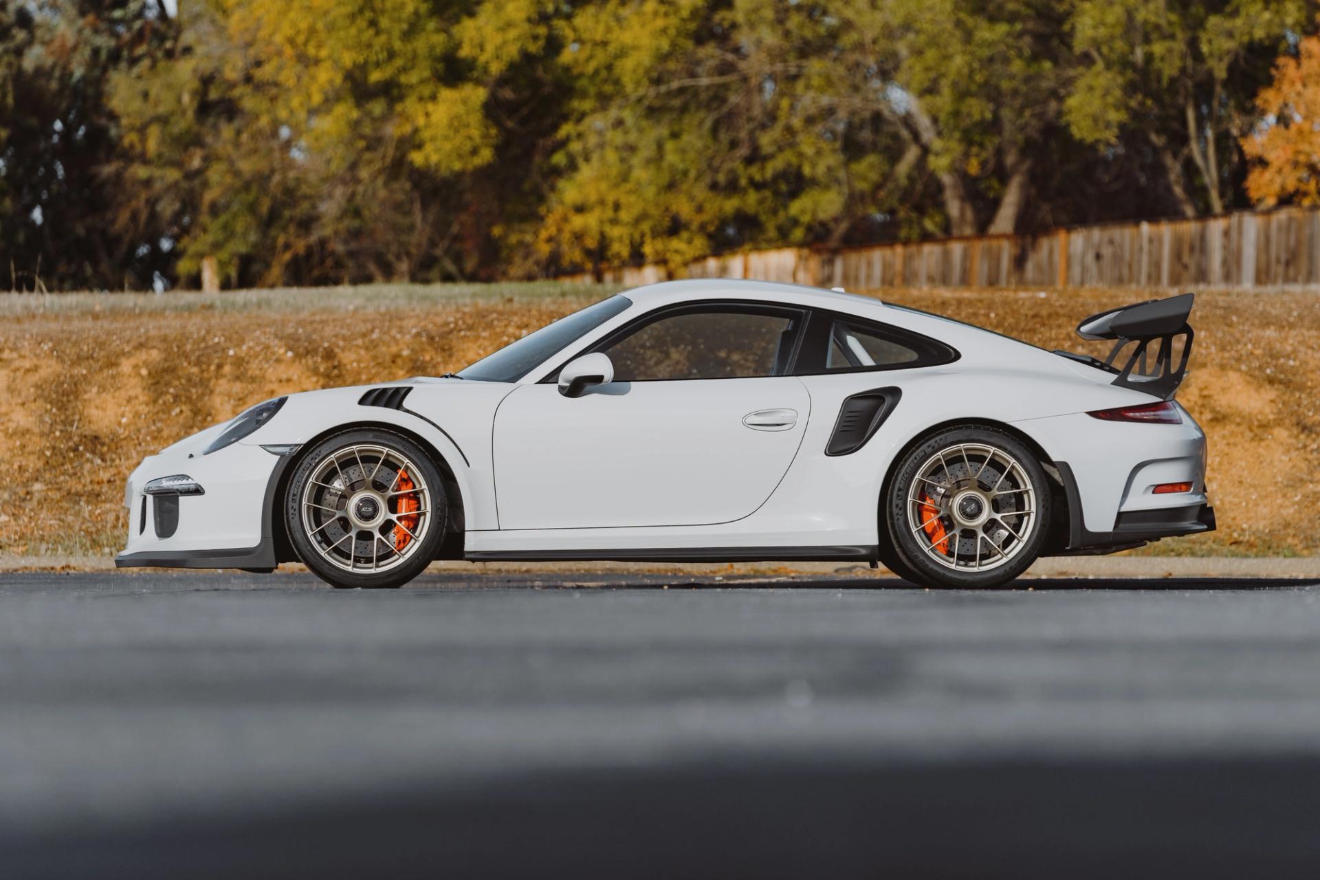 Porsche 911 991.1 GT3 RS with 19" EC-7RS Wheels in Motorsport Gold