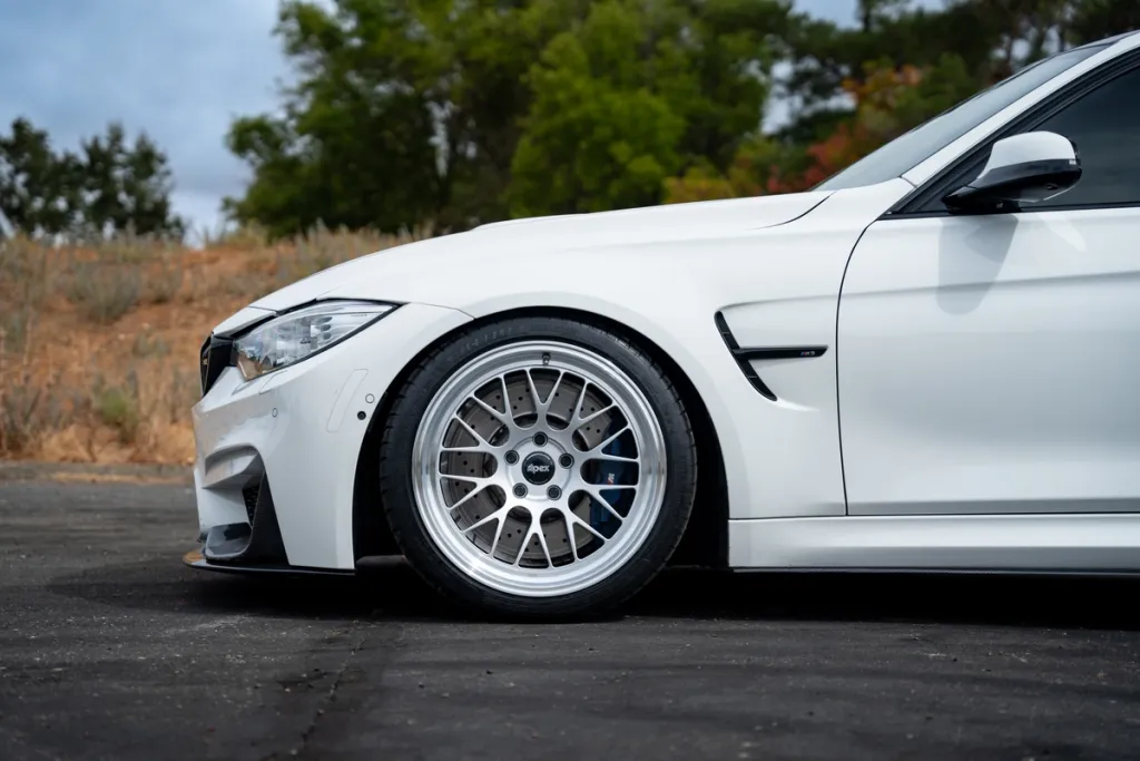 BMW F80 M3 with 19" ML-10RT Wheels in Machined Lip Race Silver