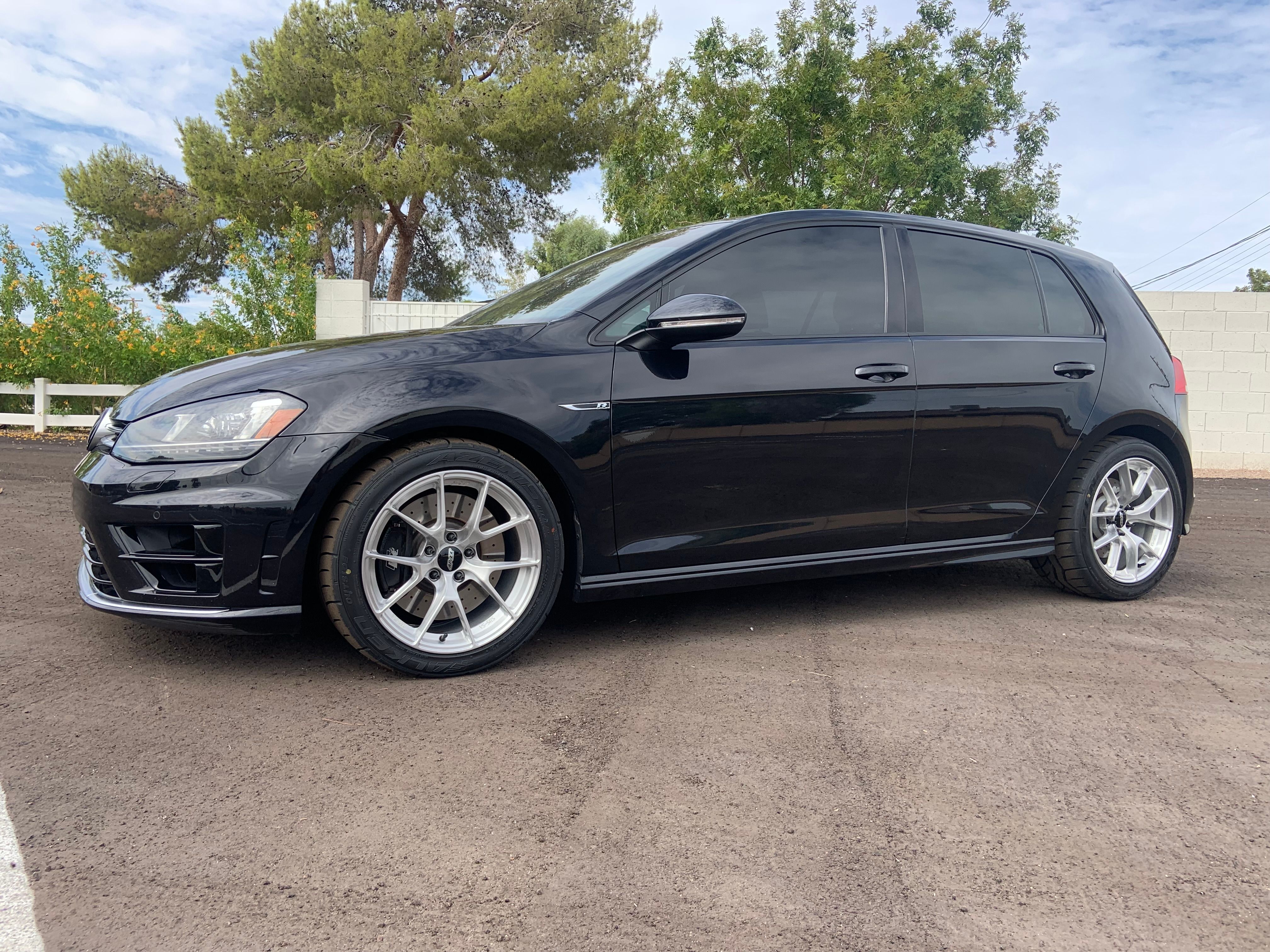VW MK7 Golf R with 17" VS-5RS Wheels in Brushed Clear