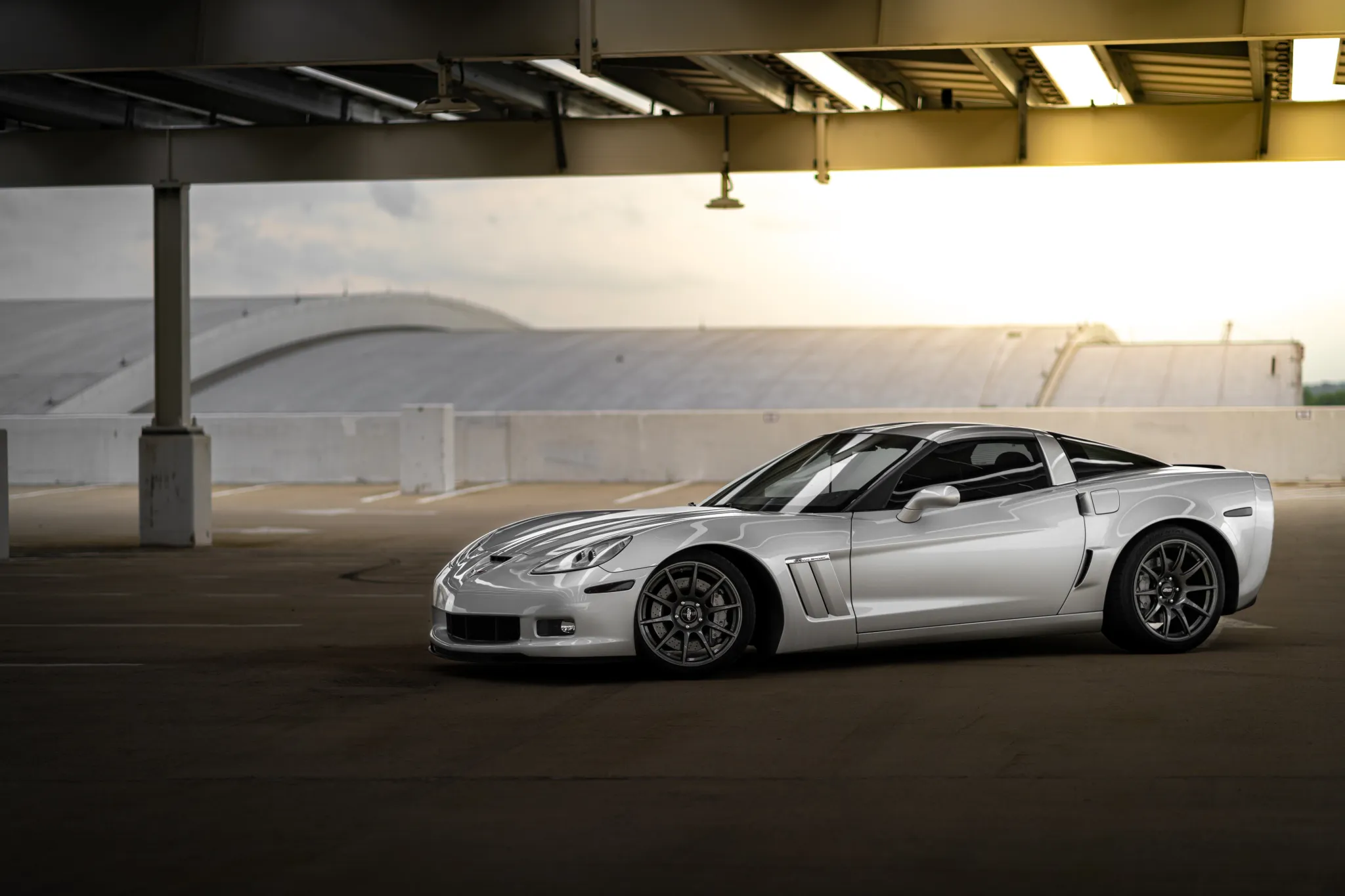 Chevrolet C6 Corvette Grand Sport with 18"/19" SM-10 Wheels in Anthracite