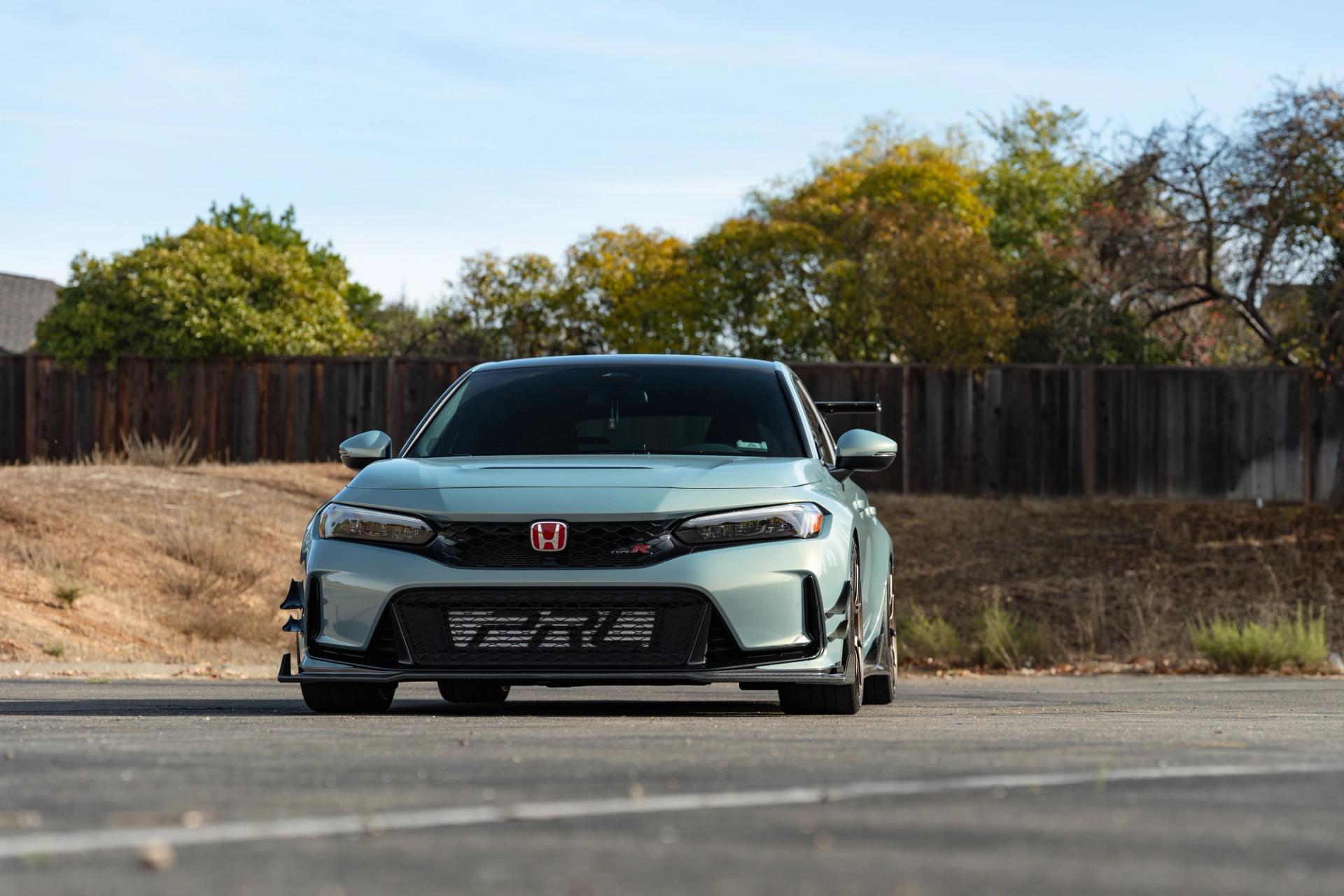 Honda FL5 Civic Type-R with 19" VS-5RS Wheels in Satin Bronze