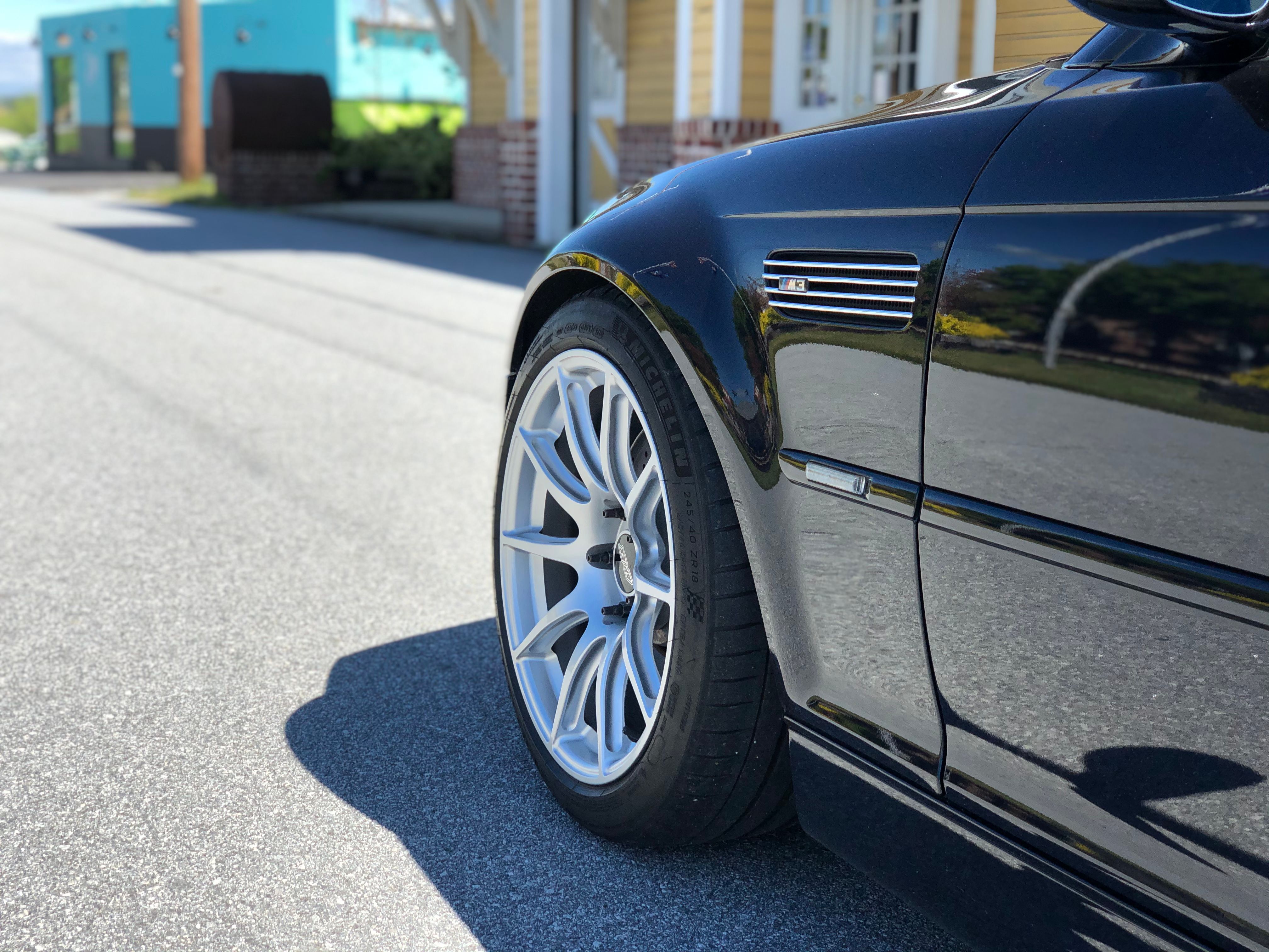 BMW E46 M3 with 18" SM-10 Wheels in Race Silver