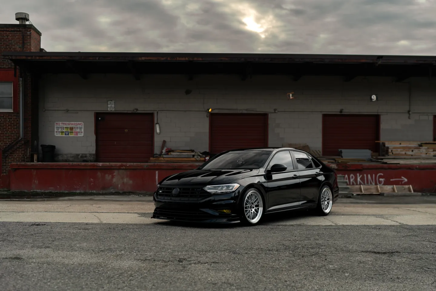 VW MK7 Jetta with 19" ML-10RT Wheels in Machined Lip Race Silver