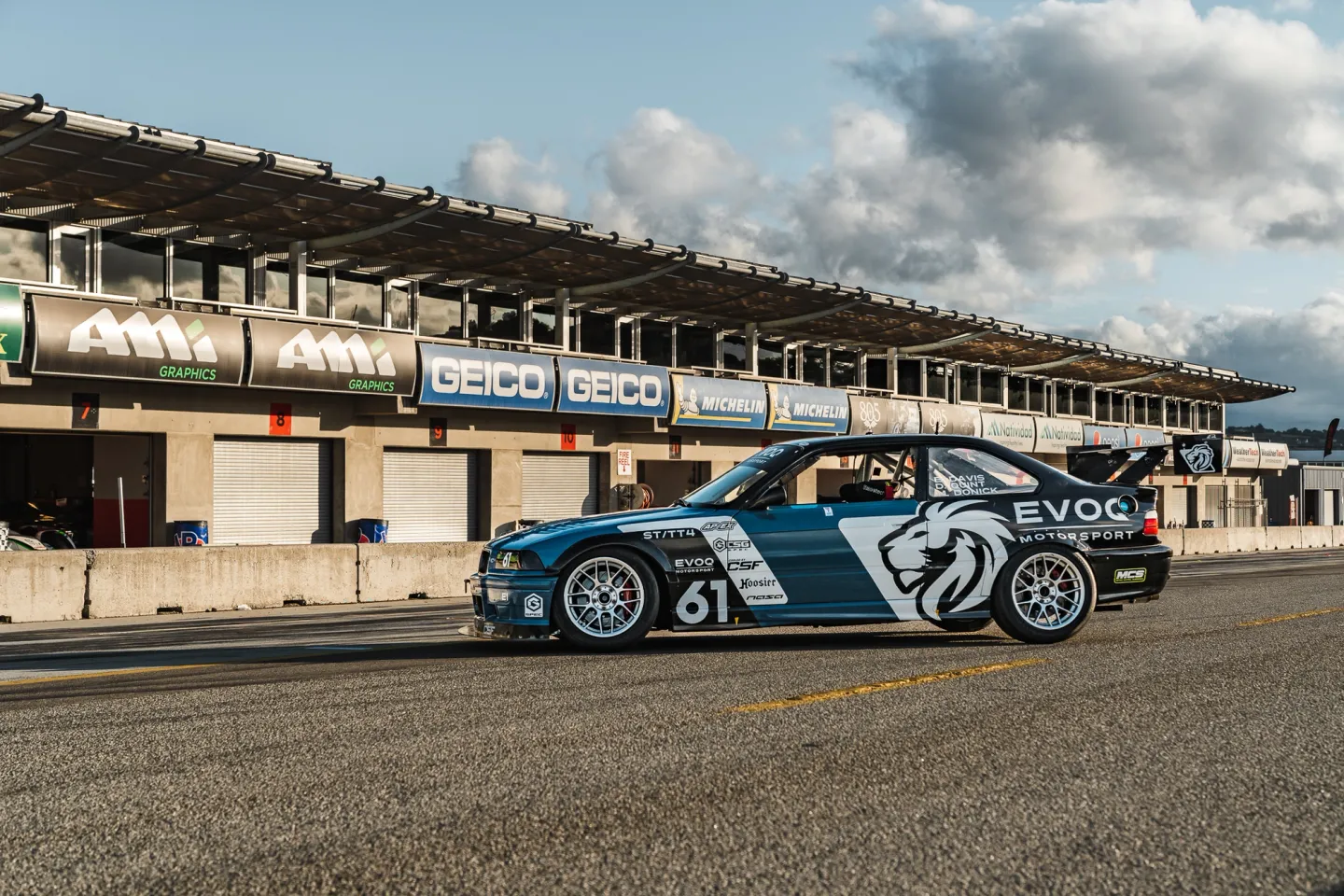 BMW E36 3 Series with 17" ARC-8 Wheels in Hyper Silver