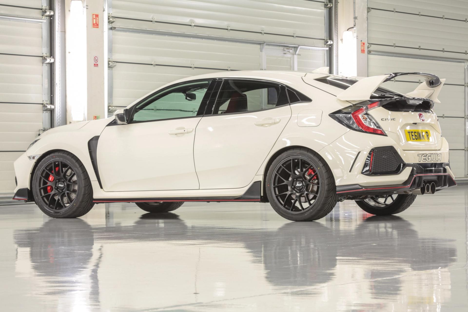 Honda FK8 Civic Type-R with 19" EC-7 Wheels in Satin Black