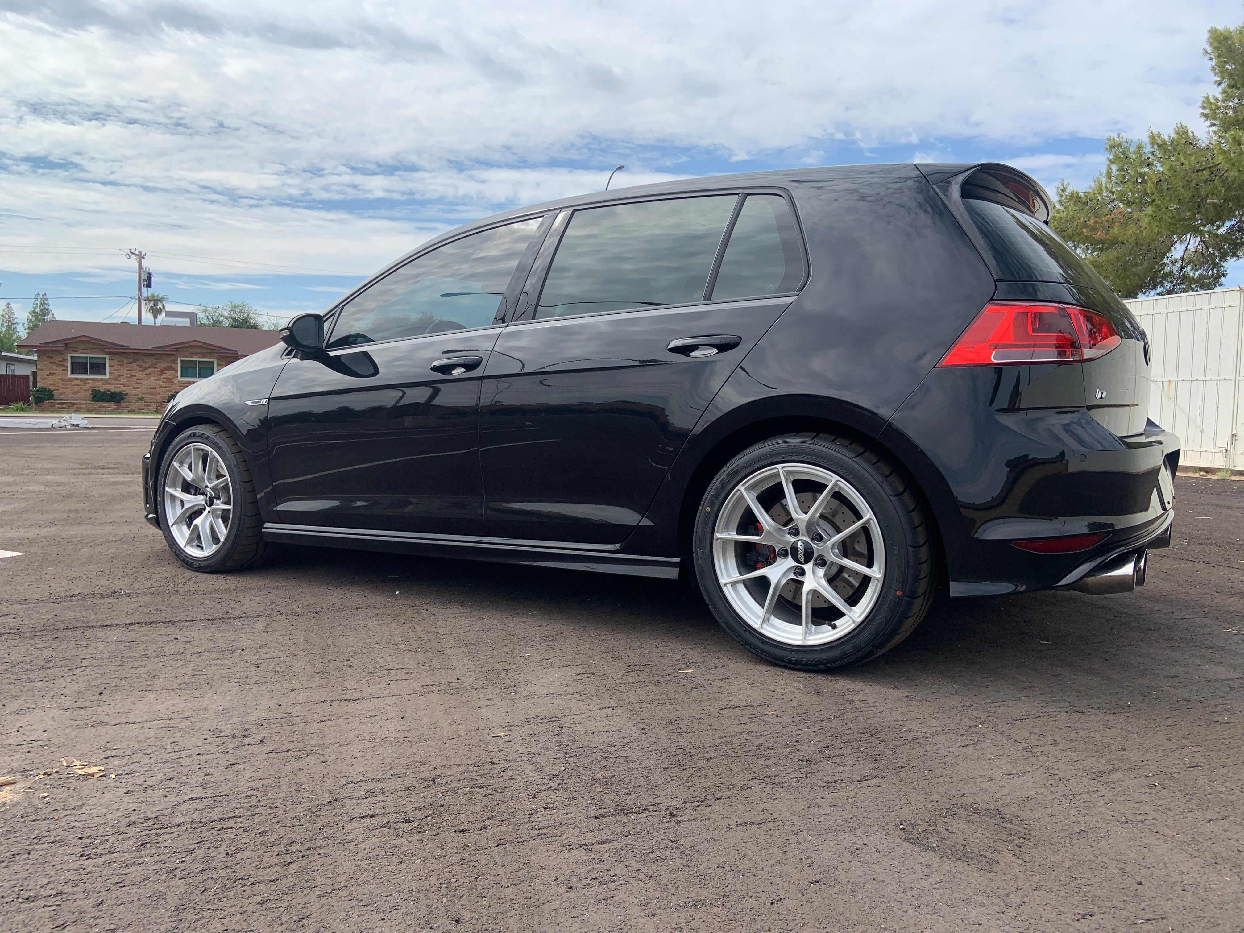 VW MK7 Golf R with 17" VS-5RS Wheels in Brushed Clear