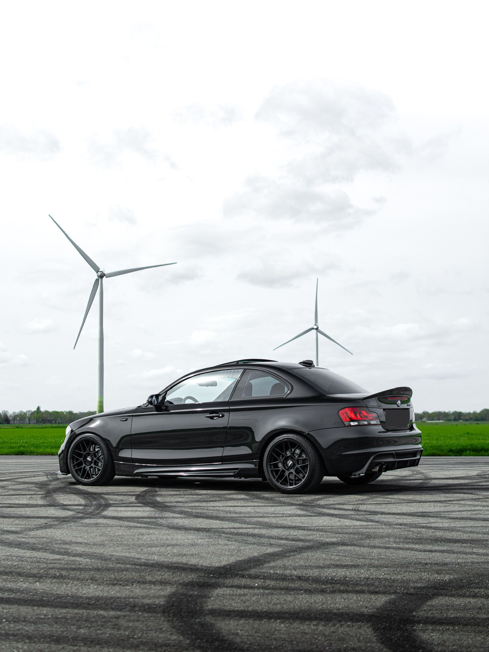 BMW E82 Coupe 1 Series with 18" ARC-8 Wheels in Satin Black