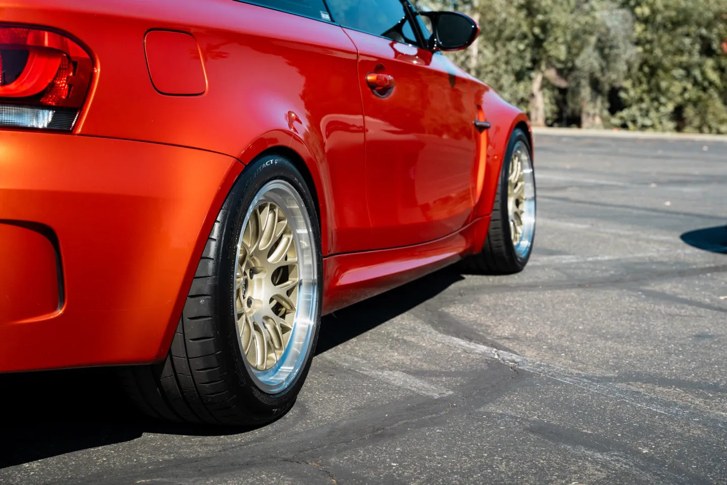 BMW E82 1M with 18" ML-10RT Wheels in Machined Lip Gloss Motorsport Gold