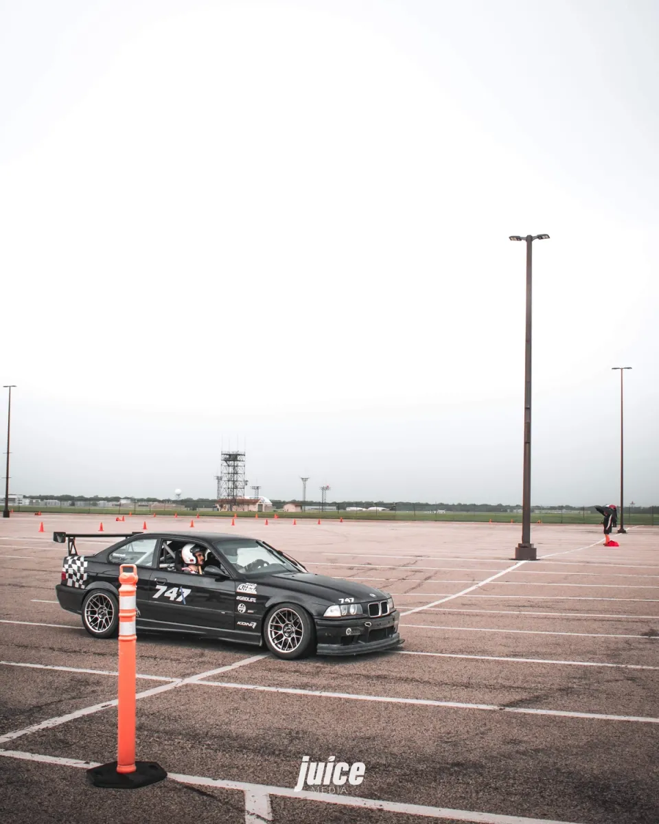 BMW E36 M3 with 17" ARC-8 Wheels in Hyper Black