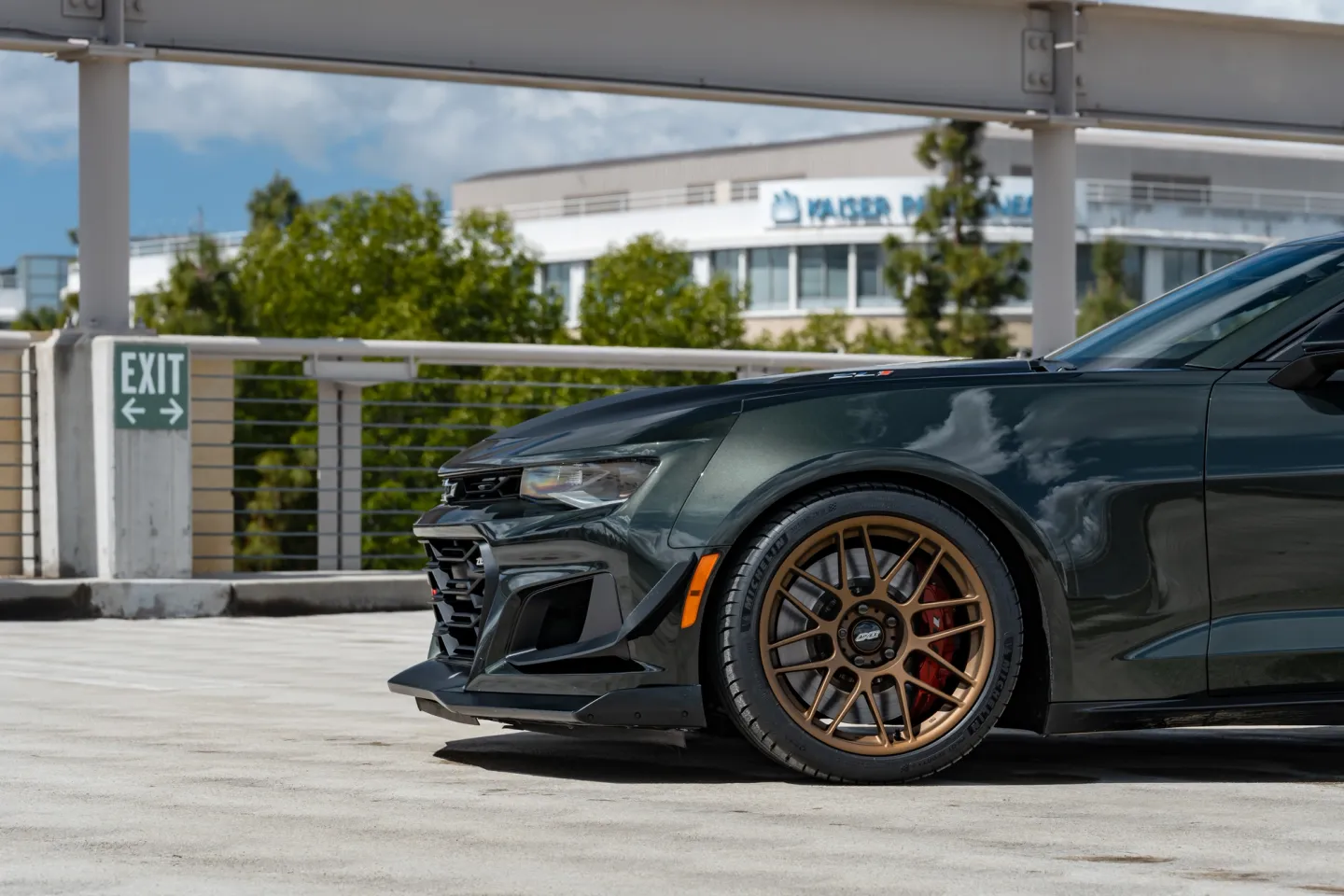 Chevrolet 6th Gen Camaro ZL1 1LE with 19" ARC-8 Wheels in Satin Bronze