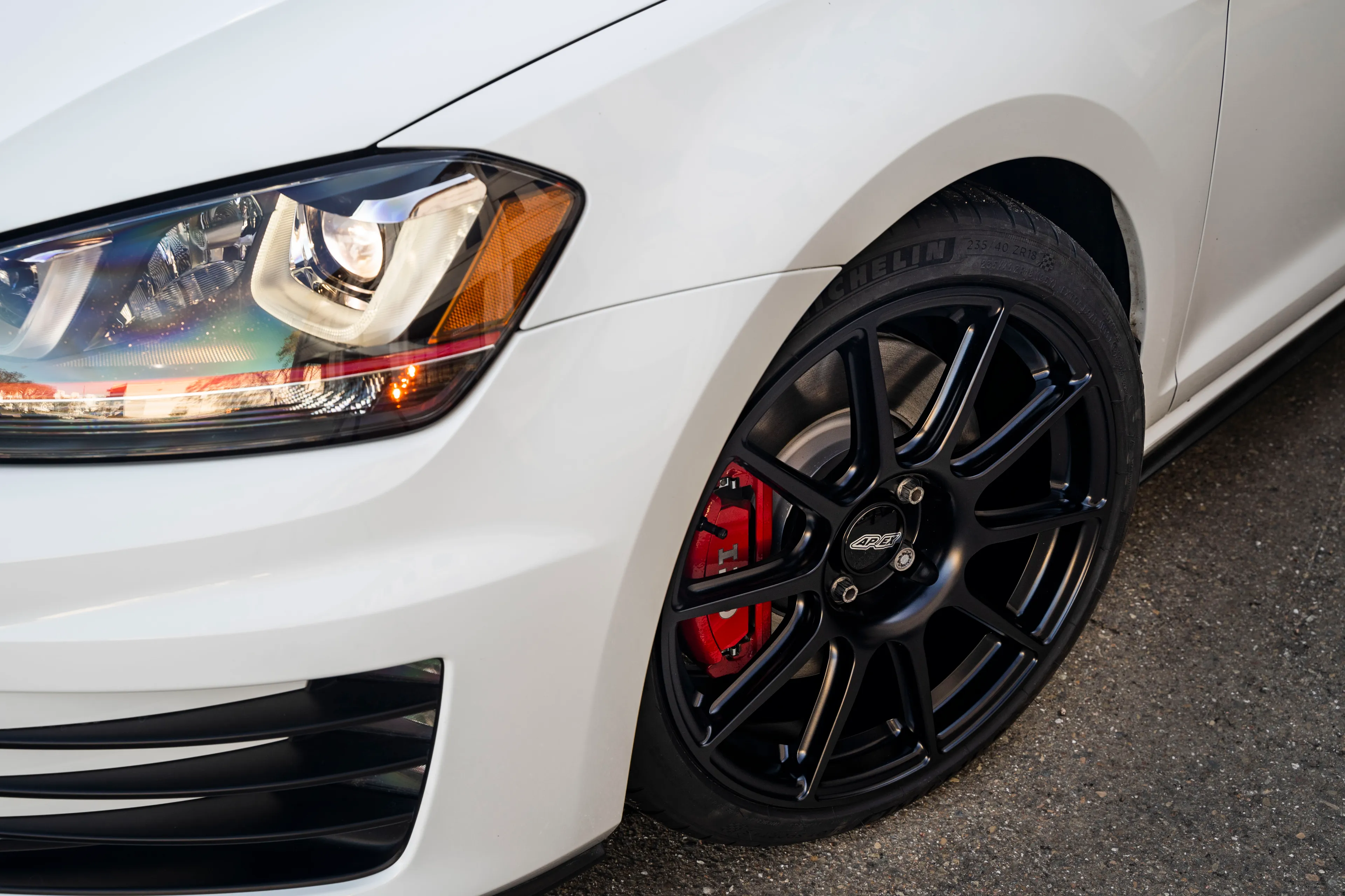 VW MK7 GTI with 18" SM-10 Wheels in Satin Black