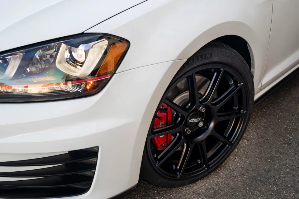 VW MK7 GTI with 18" SM-10 Wheels in Satin Black