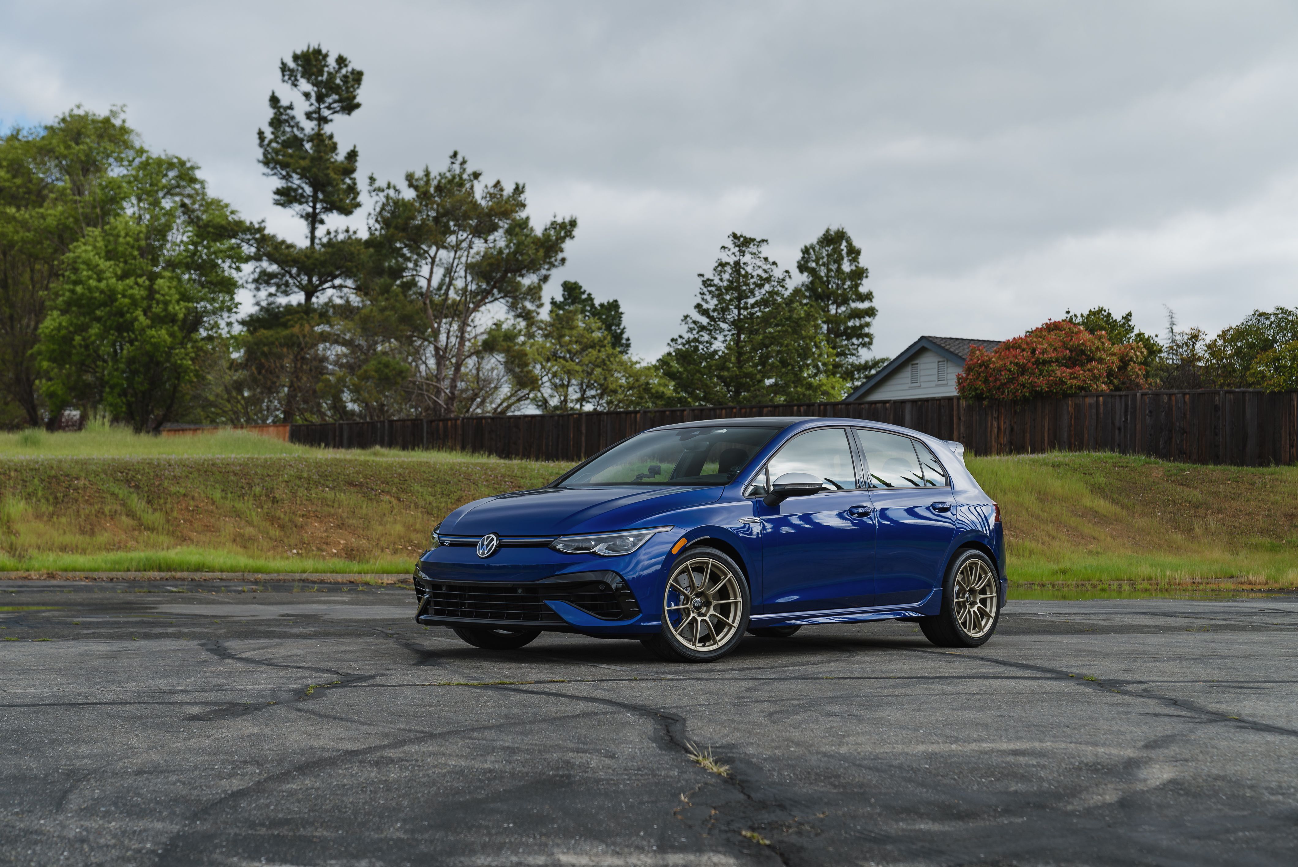 VW MK8 Golf R with 18" SM-10RS Wheels in Motorsport Gold