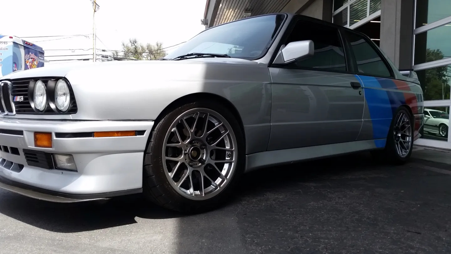BMW E30 M3 with 17" ARC-8 Wheels in Hyper Black