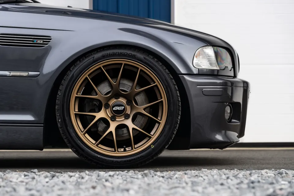 BMW E46 M3 with 18" EC-7 Wheels in Satin Bronze