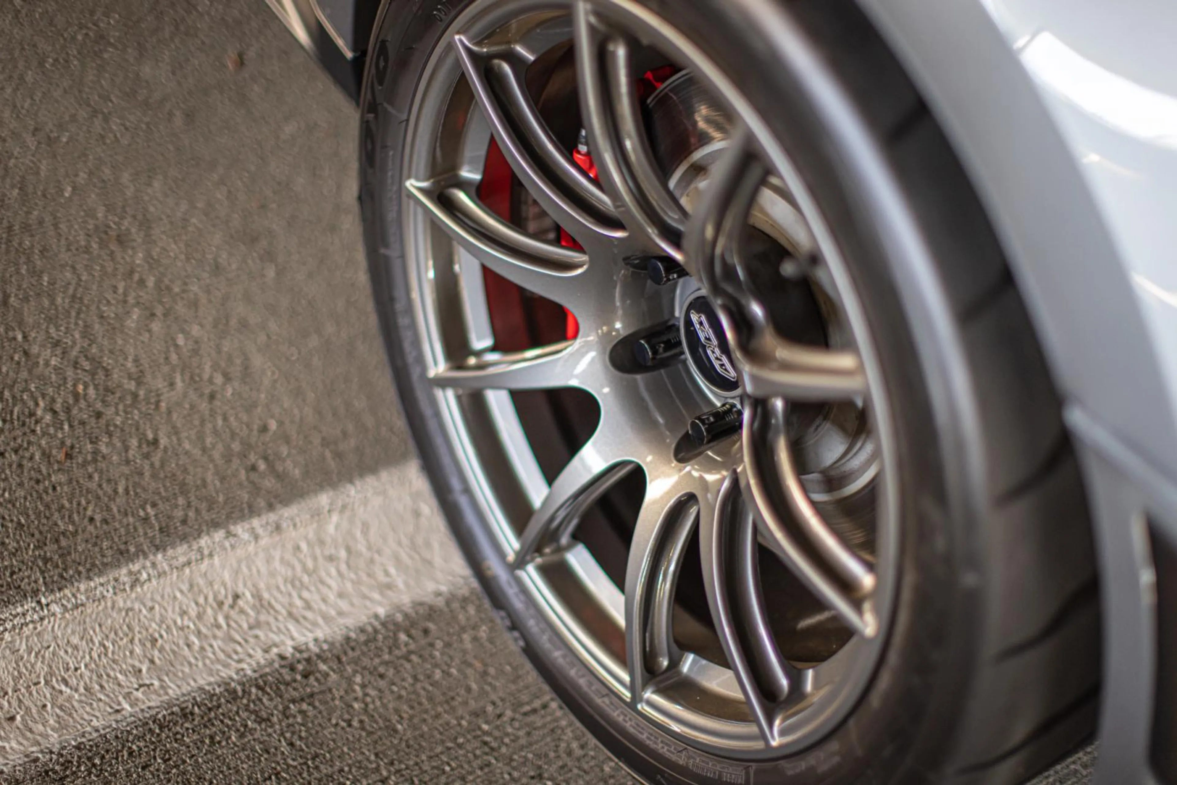 Chevrolet 6th Gen Camaro ZL1 1LE with 19" SM-10 Wheels in Anthracite