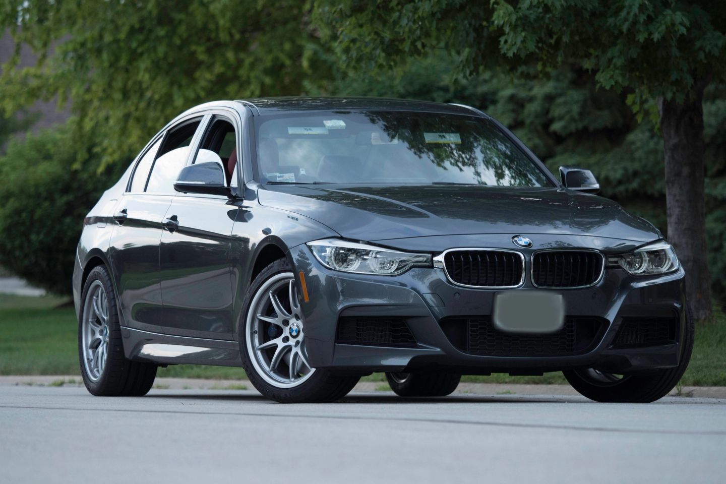 BMW F30 Sedan 3 Series with 18" FL-5 Wheels in Race Silver