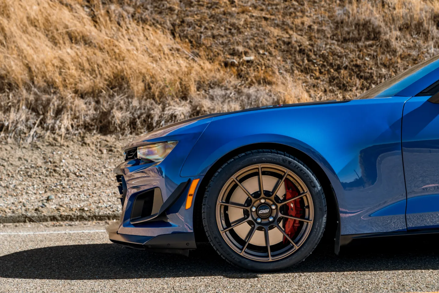 Chevrolet 6th Gen Camaro ZL1 1LE with 19" SM-10RS Wheels in Satin Bronze