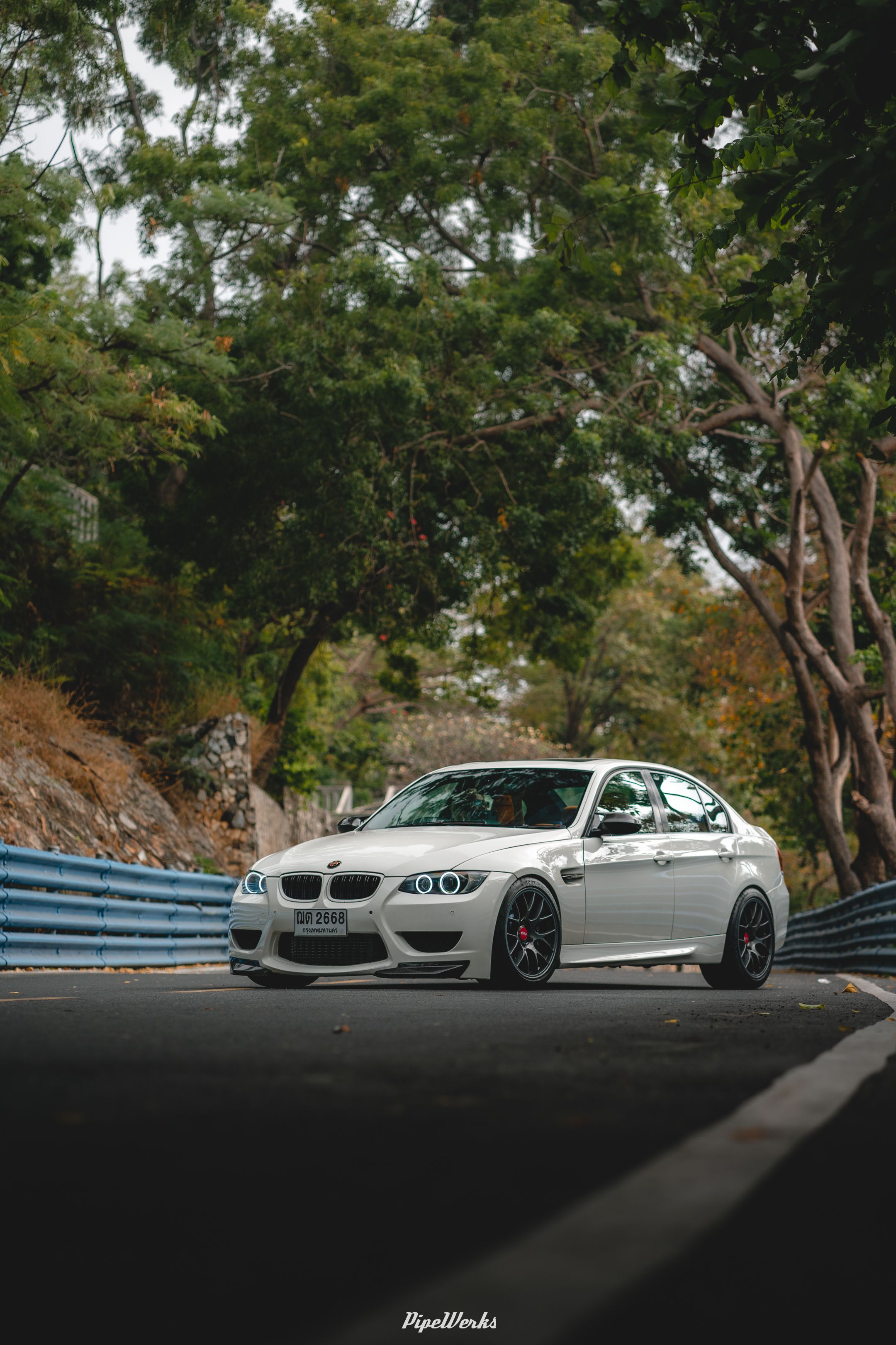 BMW E90 Sedan 3 Series with 18" EC-7 Wheels in Anthracite