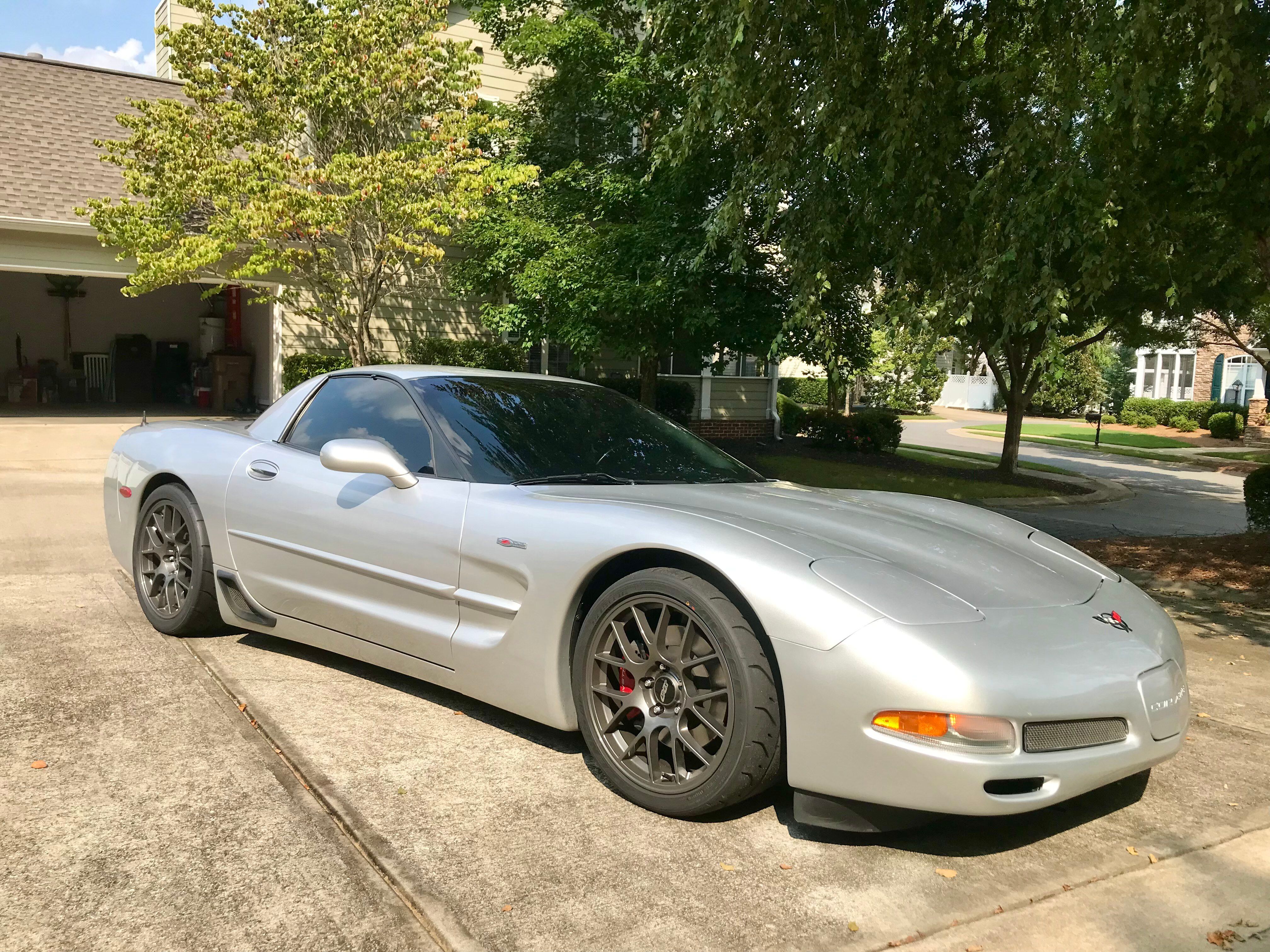 Chevrolet C5 Corvette Z06 with 18" EC-7 Wheels in Anthracite