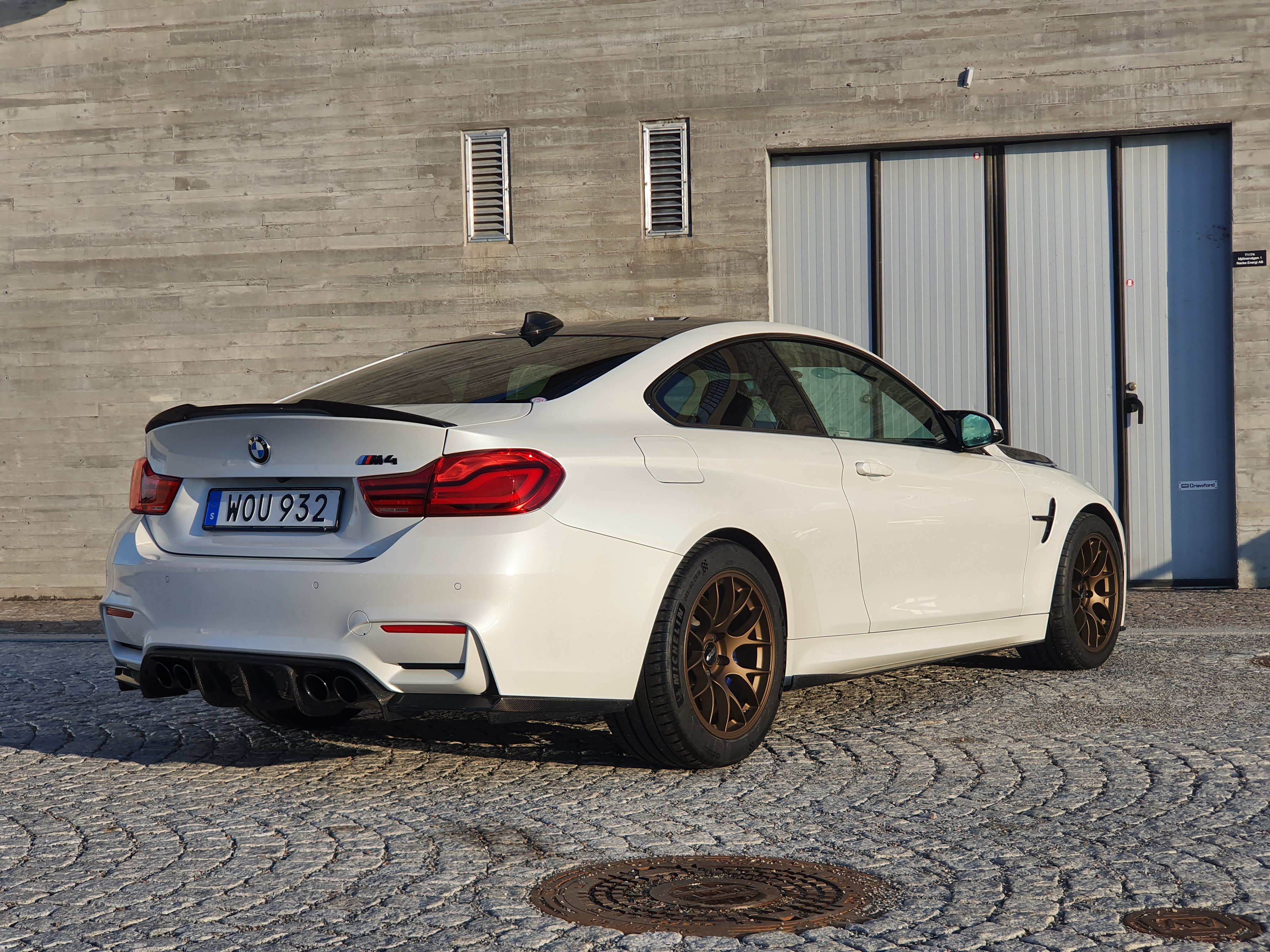 BMW F82 Coupe M4 with 18" EC-7 Wheels in Satin Bronze