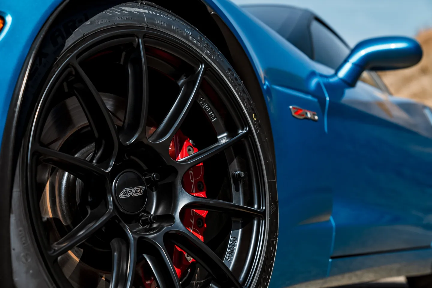 Chevrolet C6 Corvette Z06 with 18" SM-10RS Wheels in Satin Black