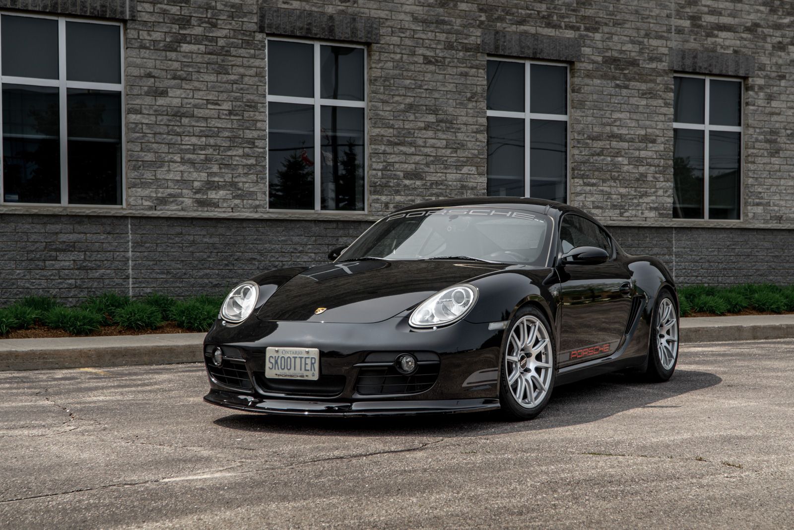 Porsche 987 Cayman Base with 18" SM-10 Wheels in Race Silver