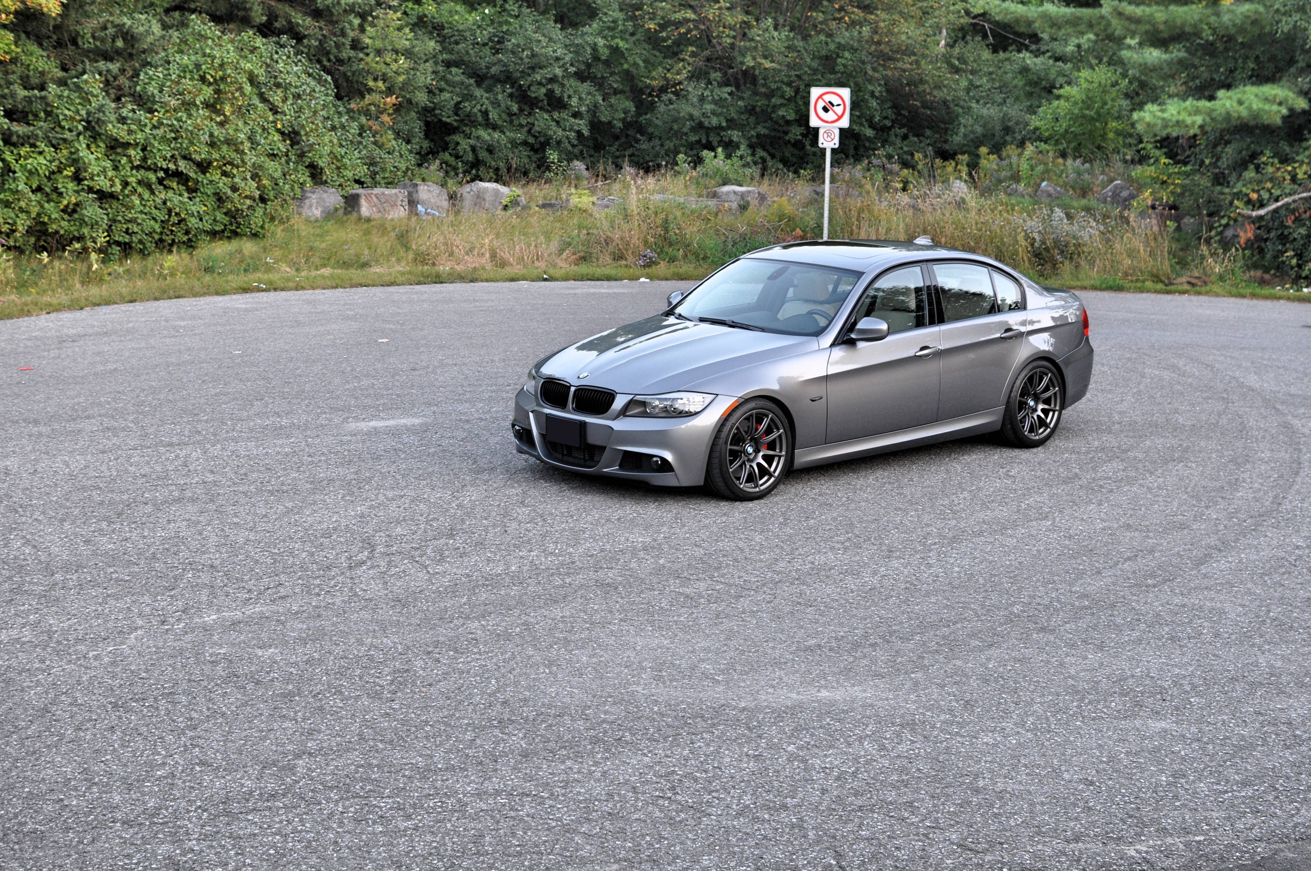 BMW E90 LCI Sedan 3 Series with 18" SM-10 Wheels in Anthracite