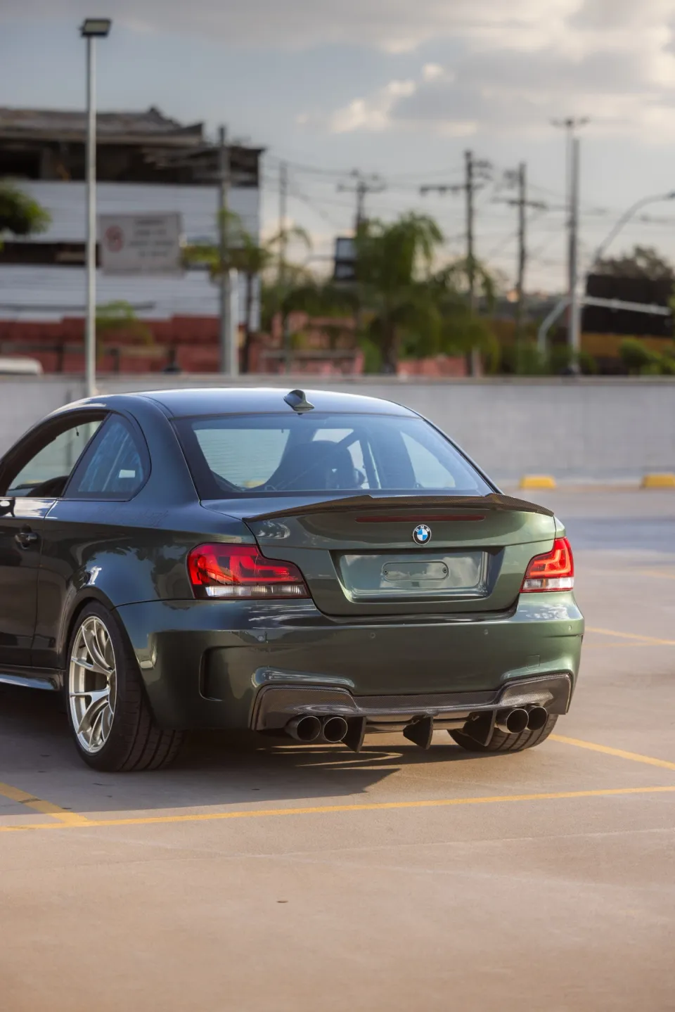 BMW E82 1M with 18" VS-5RS Wheels in Motorsport Gold