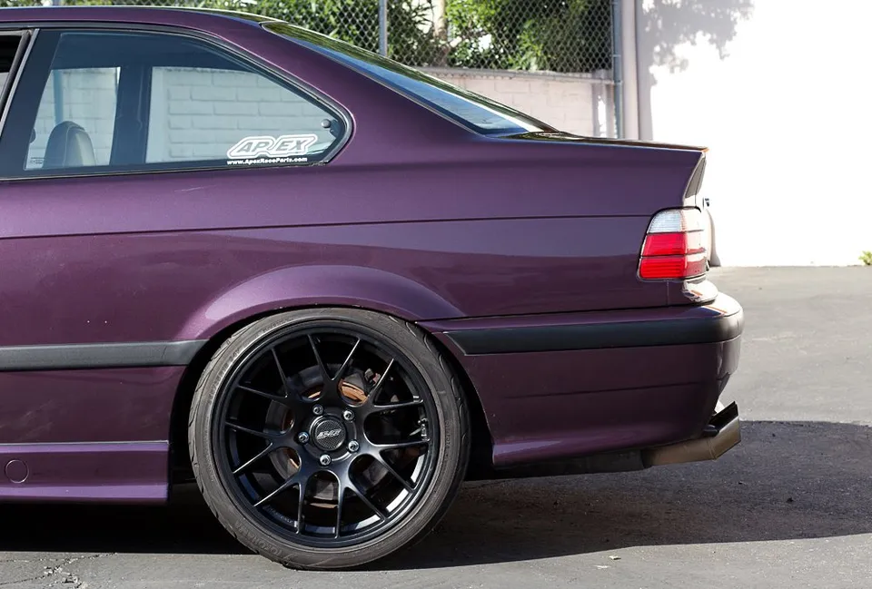 BMW E36 M3 with 18" EC-7 Wheels in Satin Black