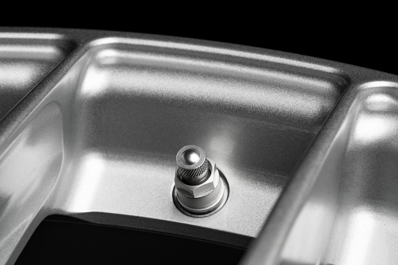 Apex Low Profile Metal Valve Stems