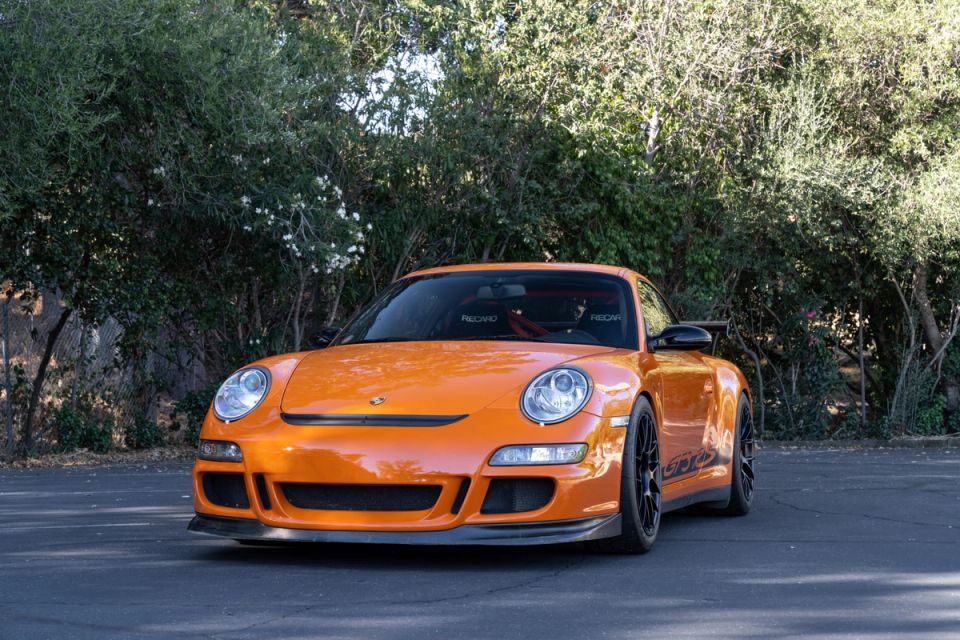 Porsche 911 997 GT3 RS with 18" EC-7RS Wheels in Satin Black