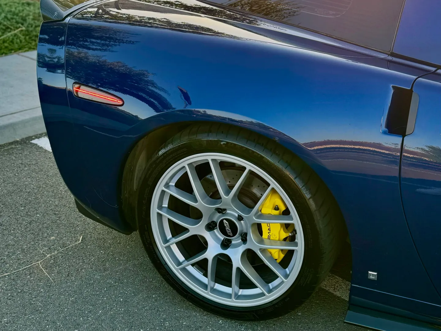 Chevrolet C6 Corvette Base/Z51 with 18"/19" EC-7 Wheels in Race Silver