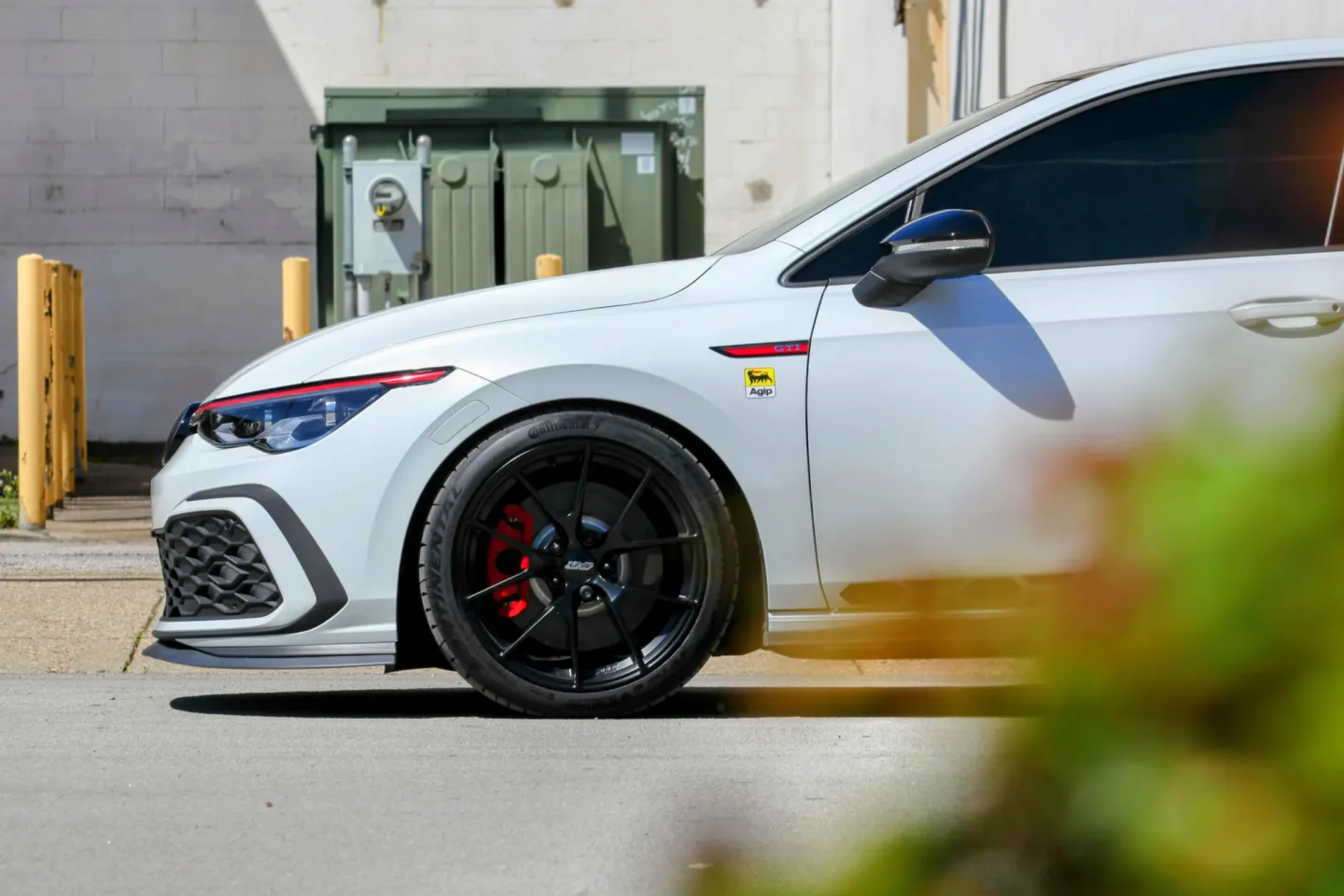 VW MK8 GTI with 18" VS-5RS Wheels in Satin Black