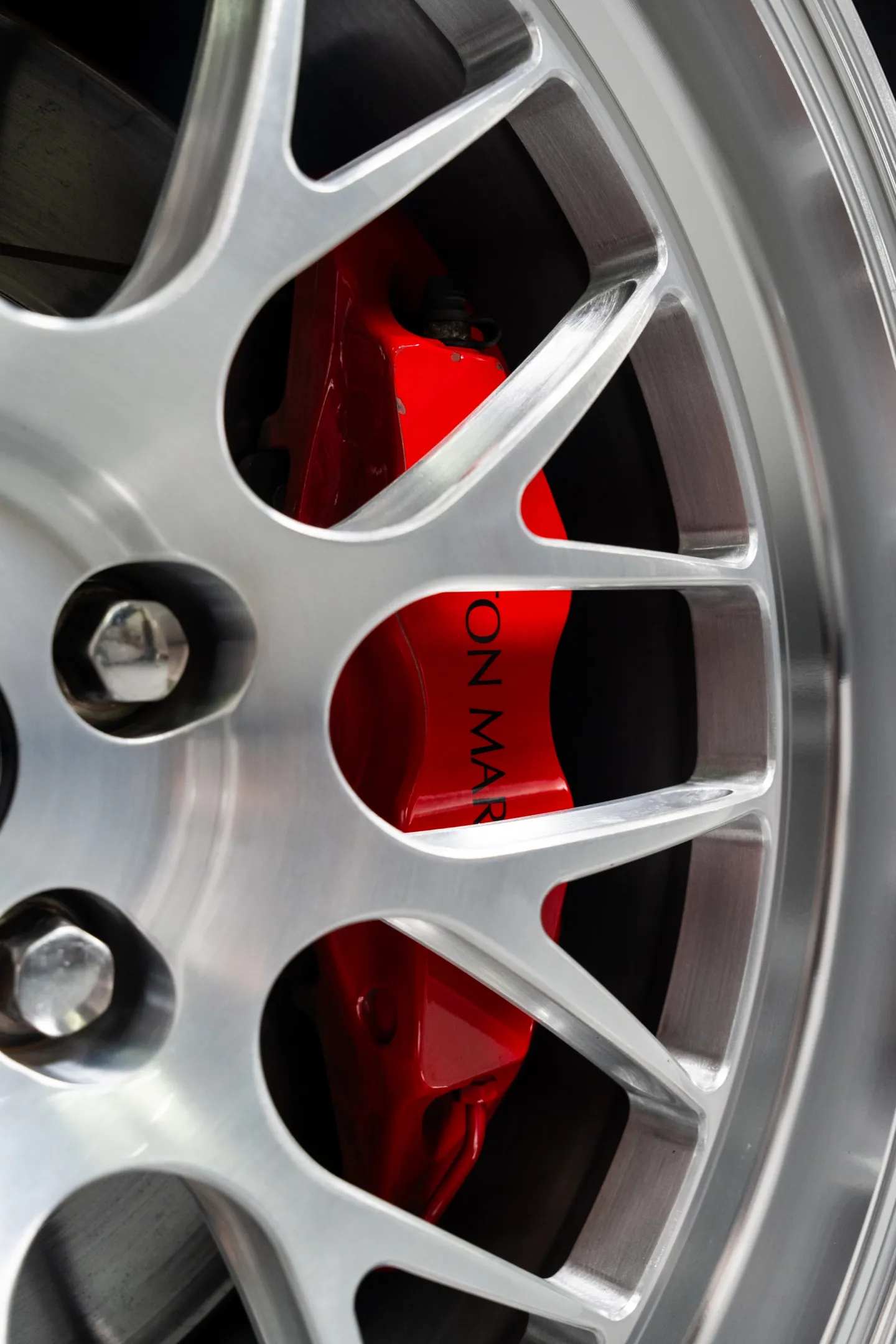 Aston Martin V8/V12 Vantage with 19" ML-10RT Wheels in Machined Lip ...