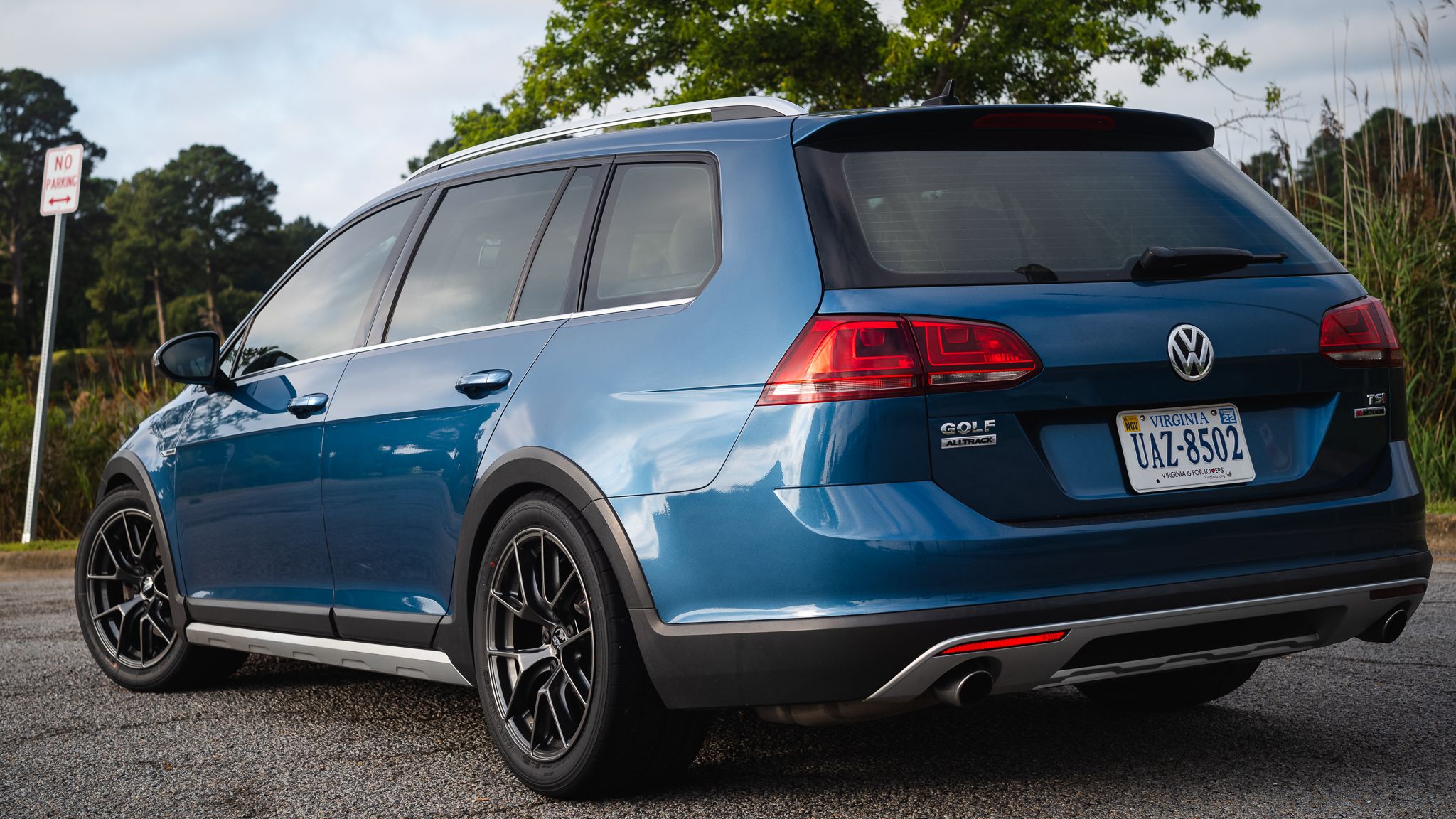 VW MK7 Alltrack with 17" VS-5RS in Anthracite on VW MK7 - Apex Album