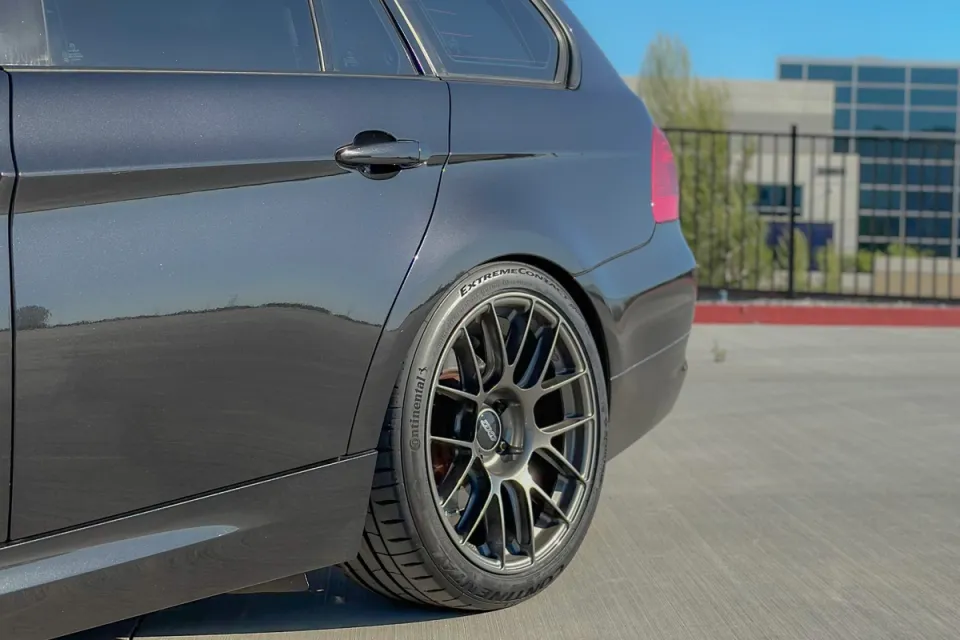 BMW E91 Wagon 3 Series with 18" EC-7RS Wheels in Anthracite