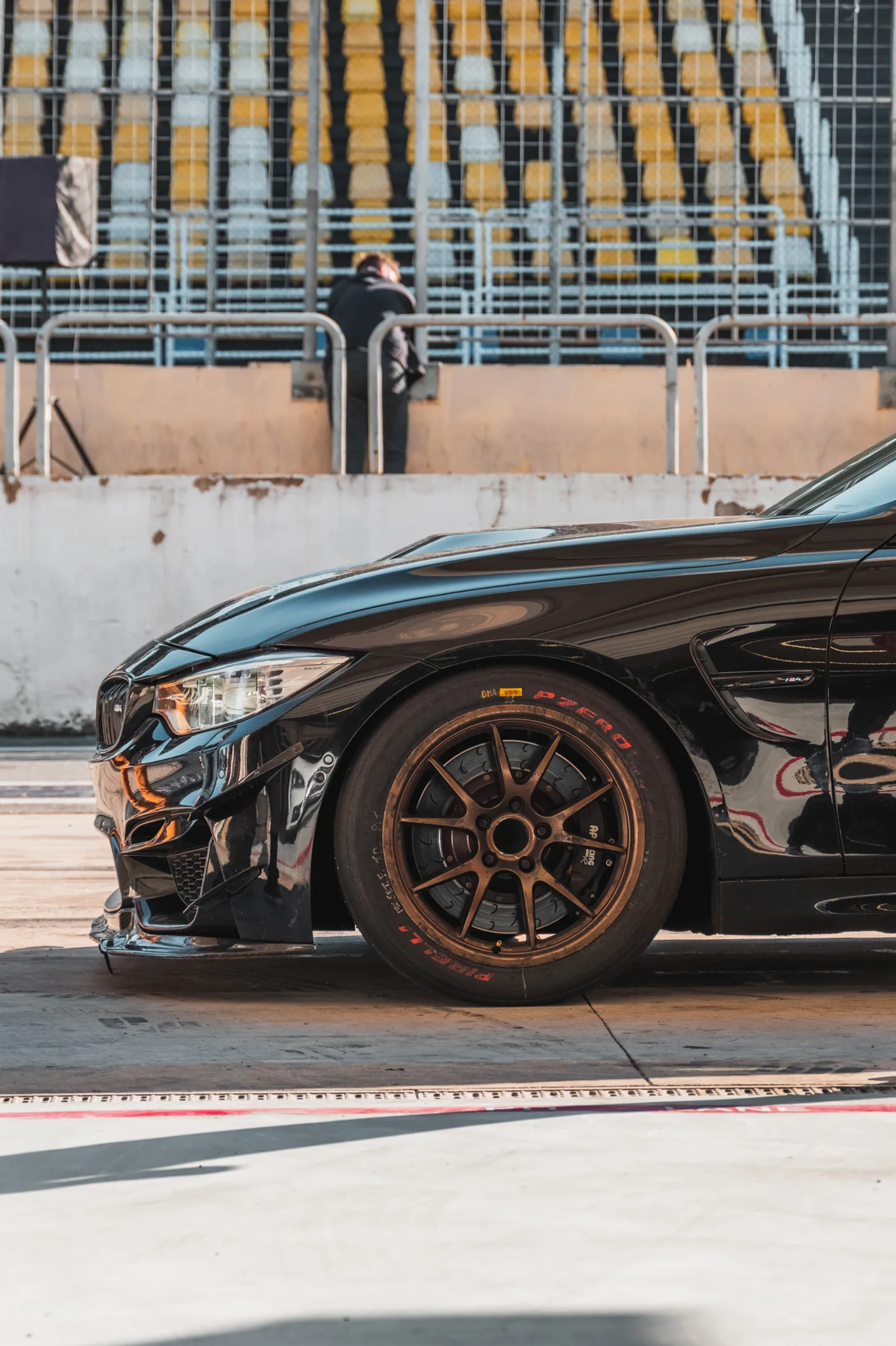 BMW F82 Coupe M4 with 18" FL-5 Wheels in Custom Finish