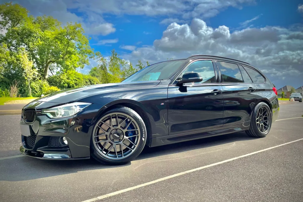 BMW F31 Wagon 3 Series with 18" ARC-8 Wheels in Anthracite