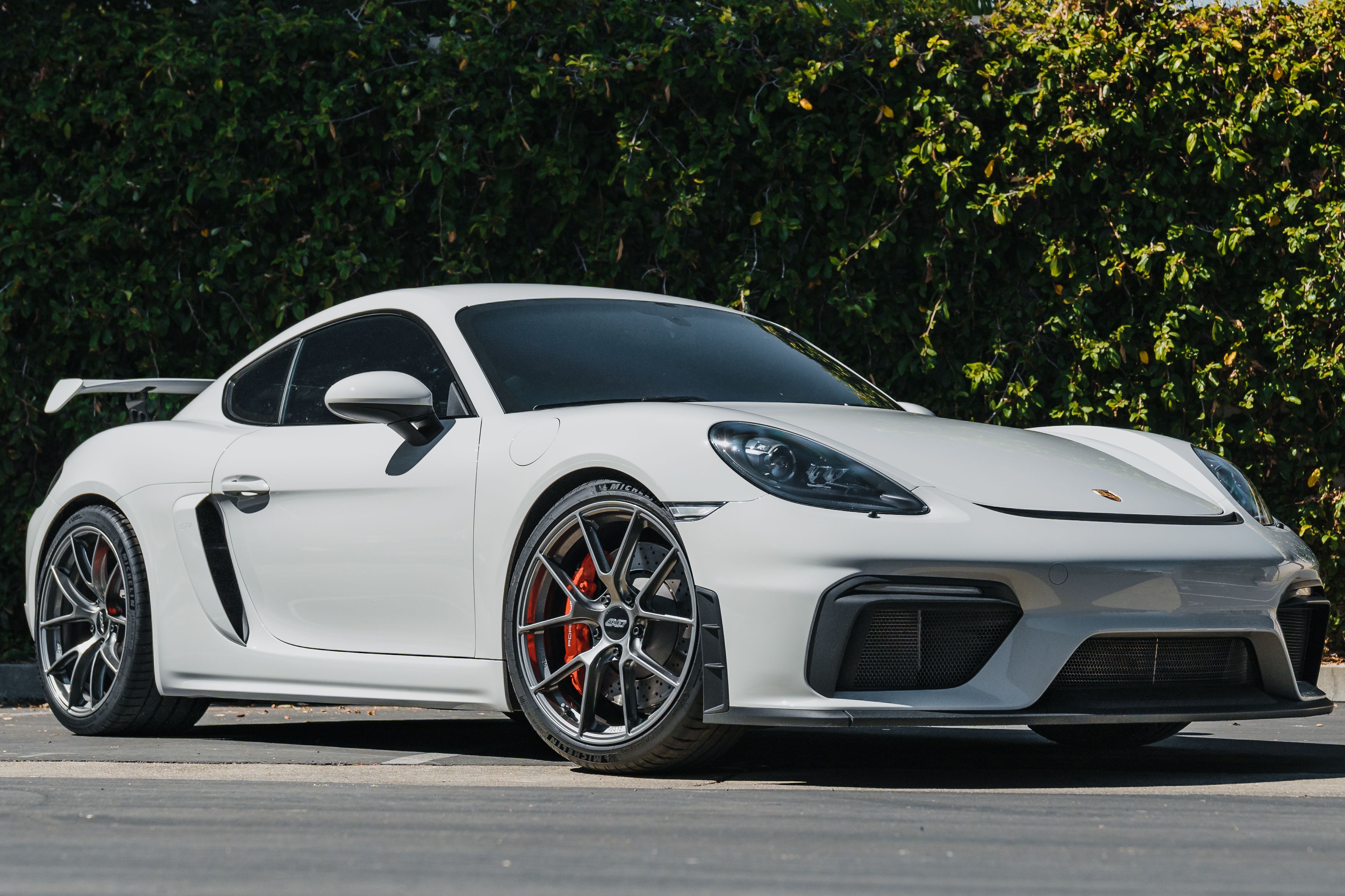 Porsche 718 Cayman GT4 with 20" VS-5RS Wheels in Anthracite