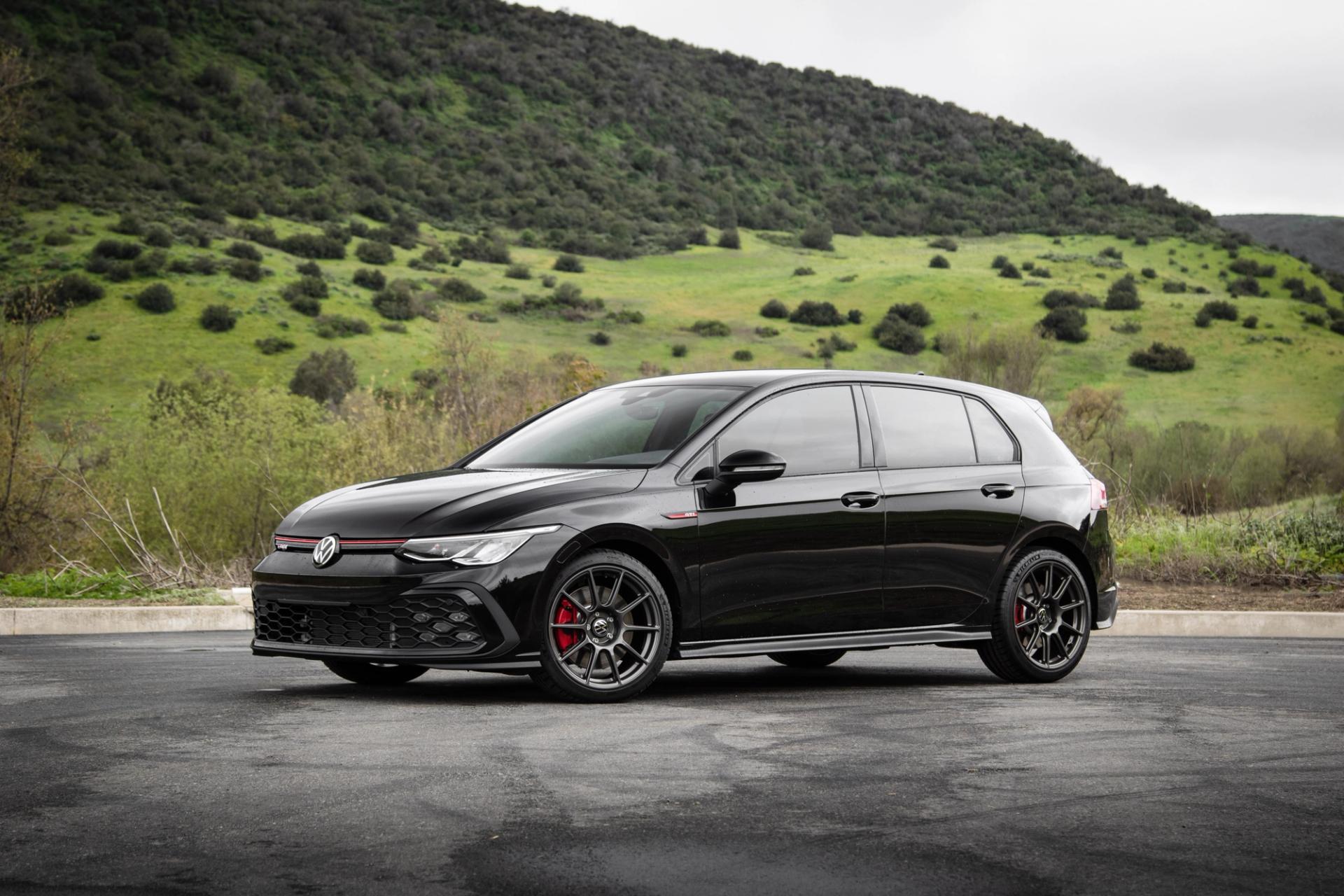 VW MK8 GTI with 18" SM-10 Wheels in Anthracite