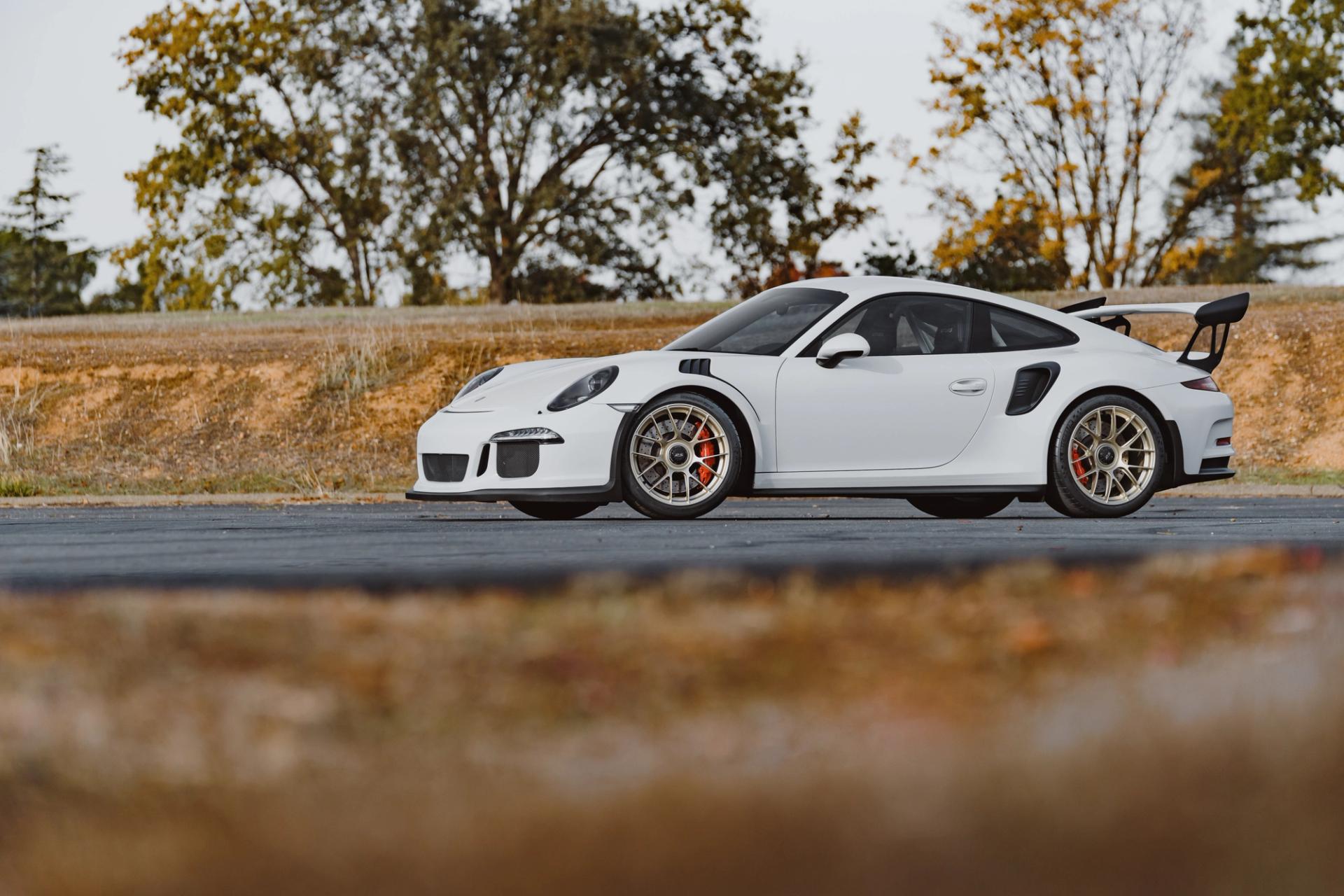 Porsche 911 991.1 GT3 RS with 19" EC-7RS Wheels in Motorsport Gold